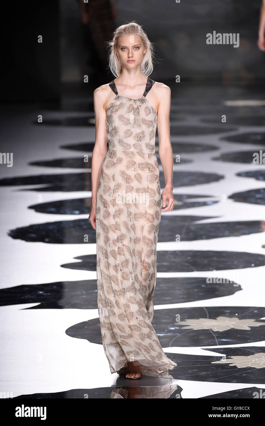 Madrid, Spain. 18th Sept, 2016. A model wears at collection runway a ...