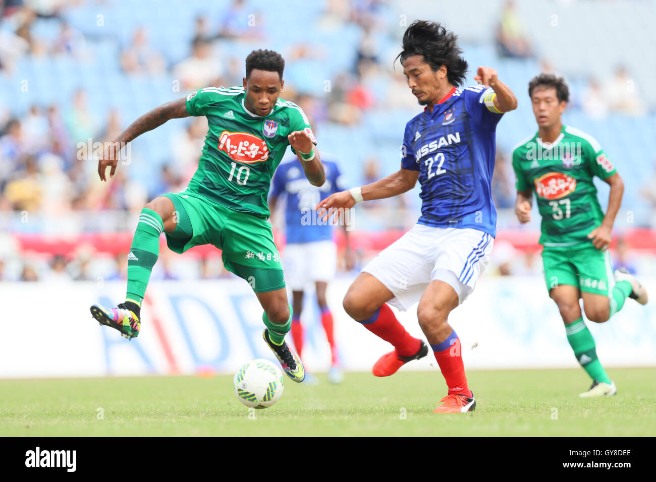 Kanagawa, Japan. 17th Sep, 2016. (L-R) Rafael da Silva (Albirex), Yuji ...