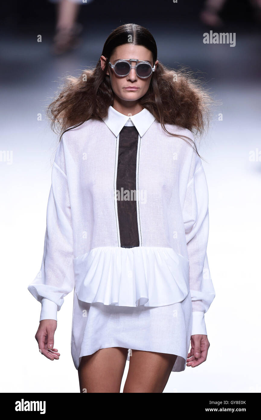 Madrid, Spain. 18th Sep, 2016. A model wears at collection runway a ...