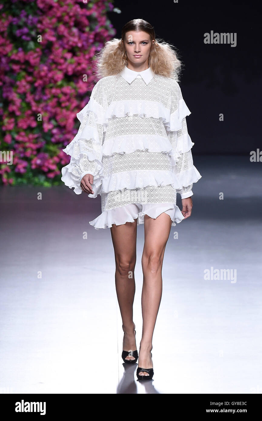 Madrid, Spain. 18th Sep, 2016. A model wears at collection runway a ...