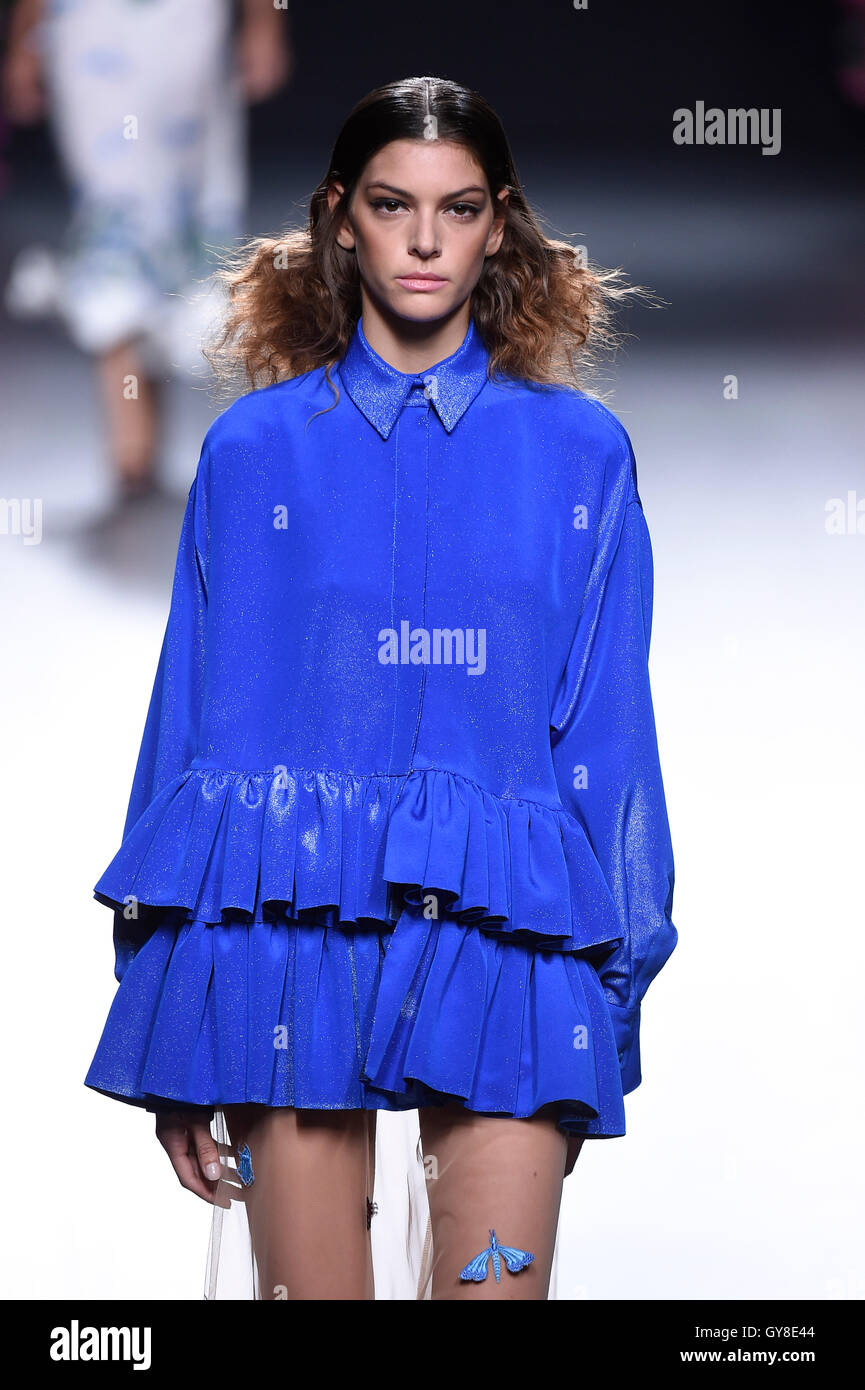 Madrid, Spain. 18th Sep, 2016. A model wears at collection runway a ...
