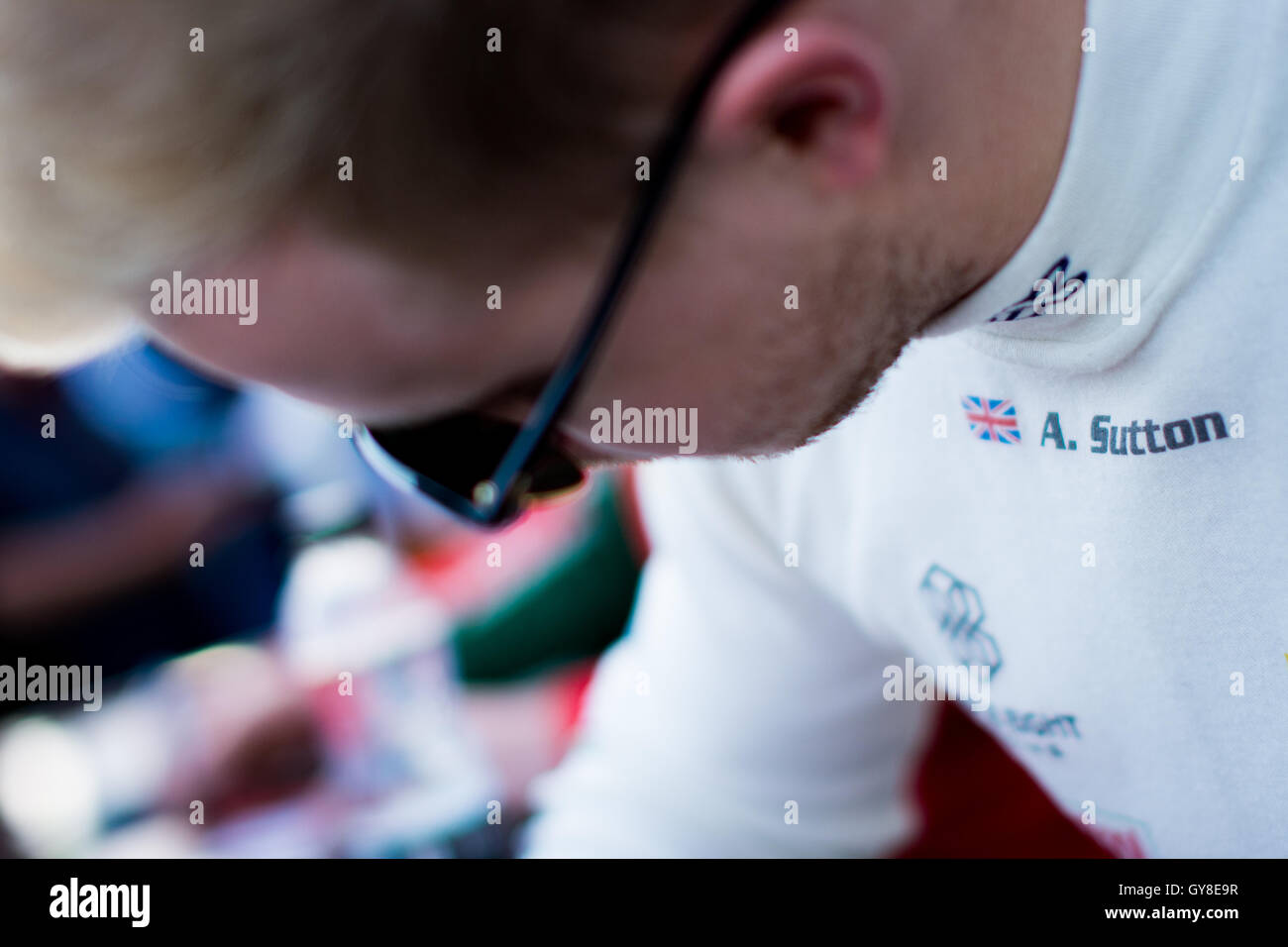 Towcester, Northamptonshire, UK. 18th September, 2016. BTCC racing ...