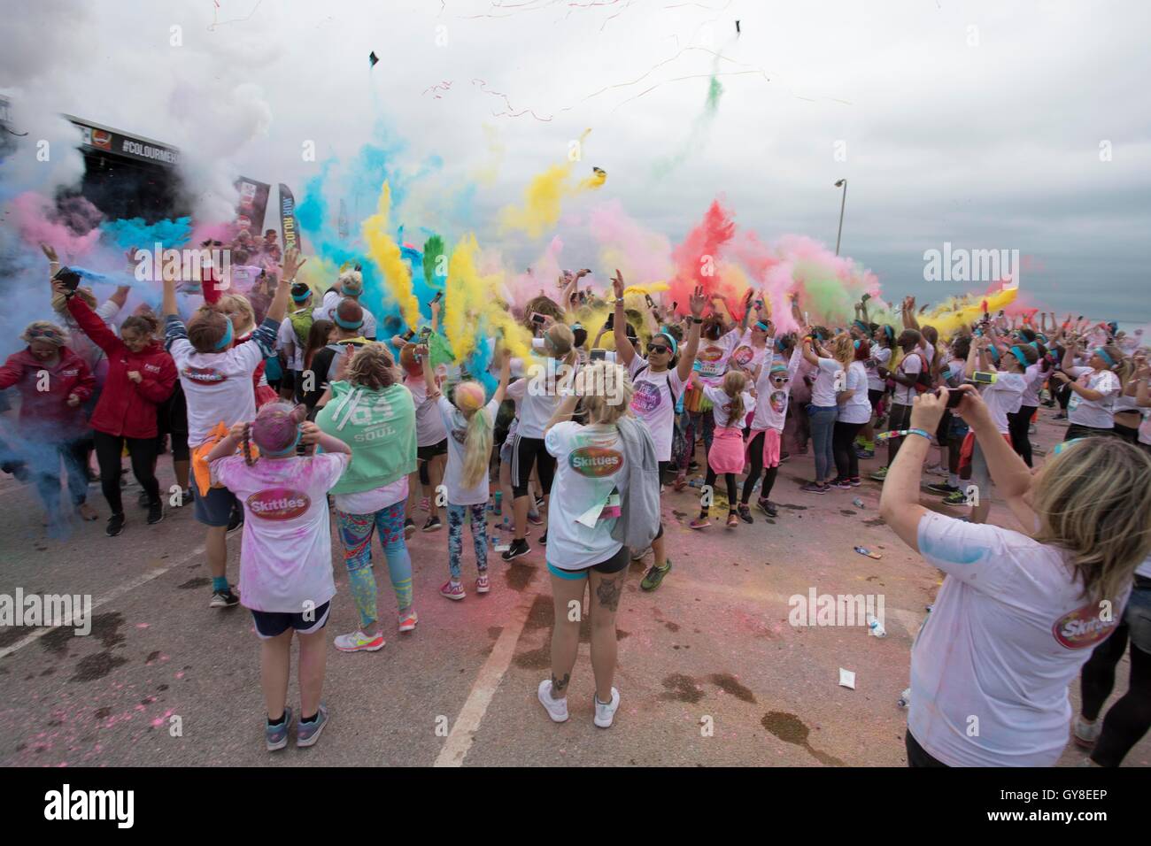 Brighton, UK. 18th Sep, 2016. Participants take part in the Brighton ...