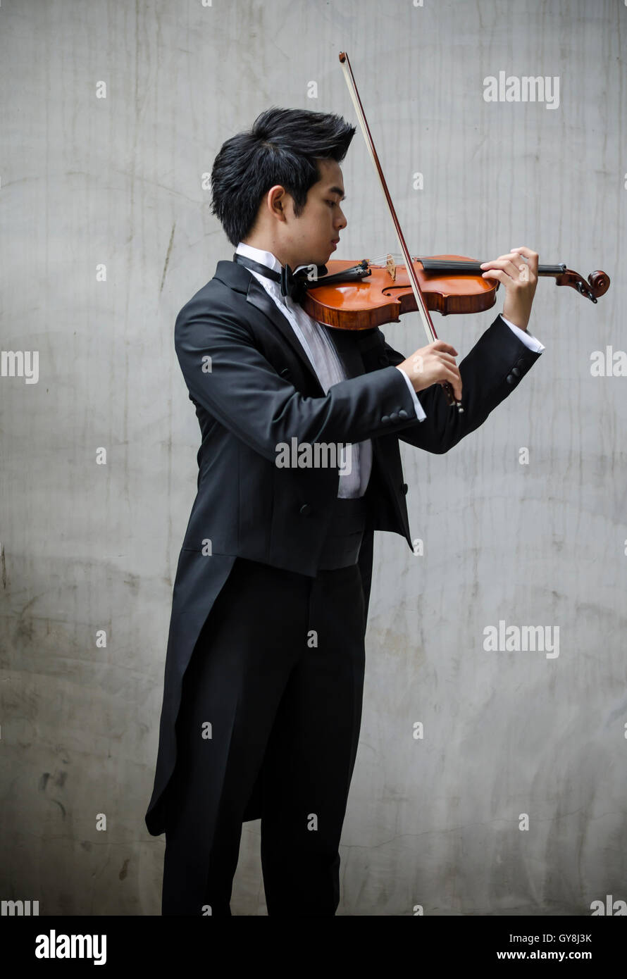 asia man with his violin Stock Photo - Alamy