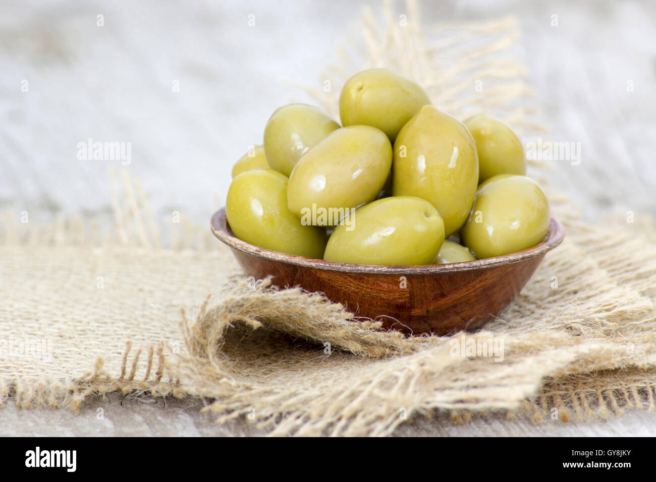 Bowl with freshly whole fresh green olives Stock Photo - Alamy