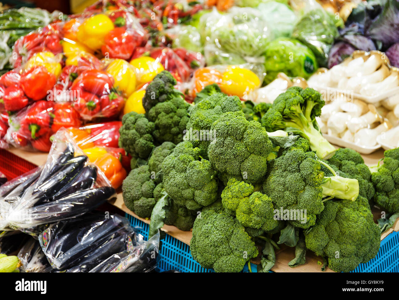 Vegetable in market stall Stock Photo - Alamy