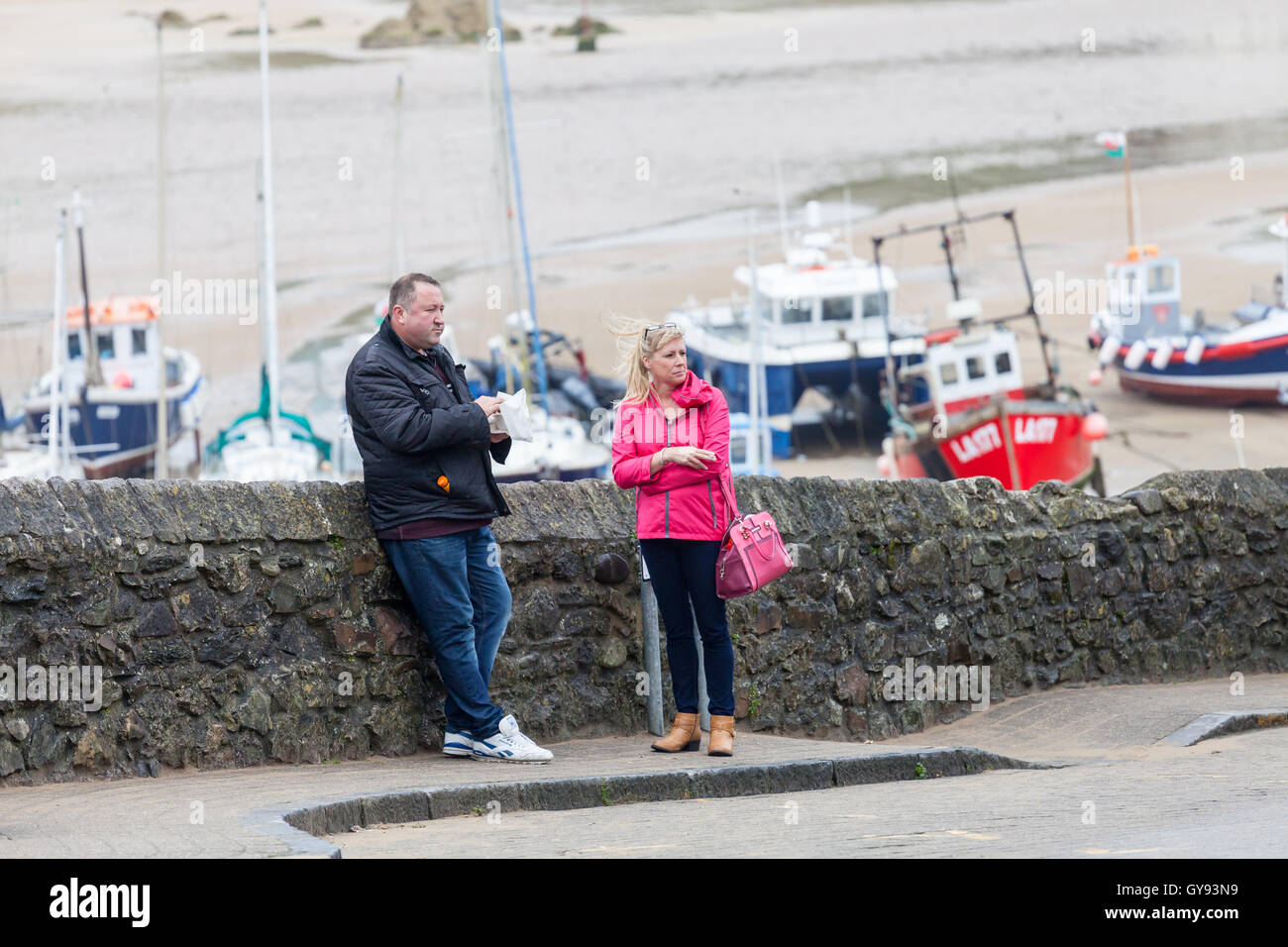 Wet and dull hi-res stock photography and images - Alamy