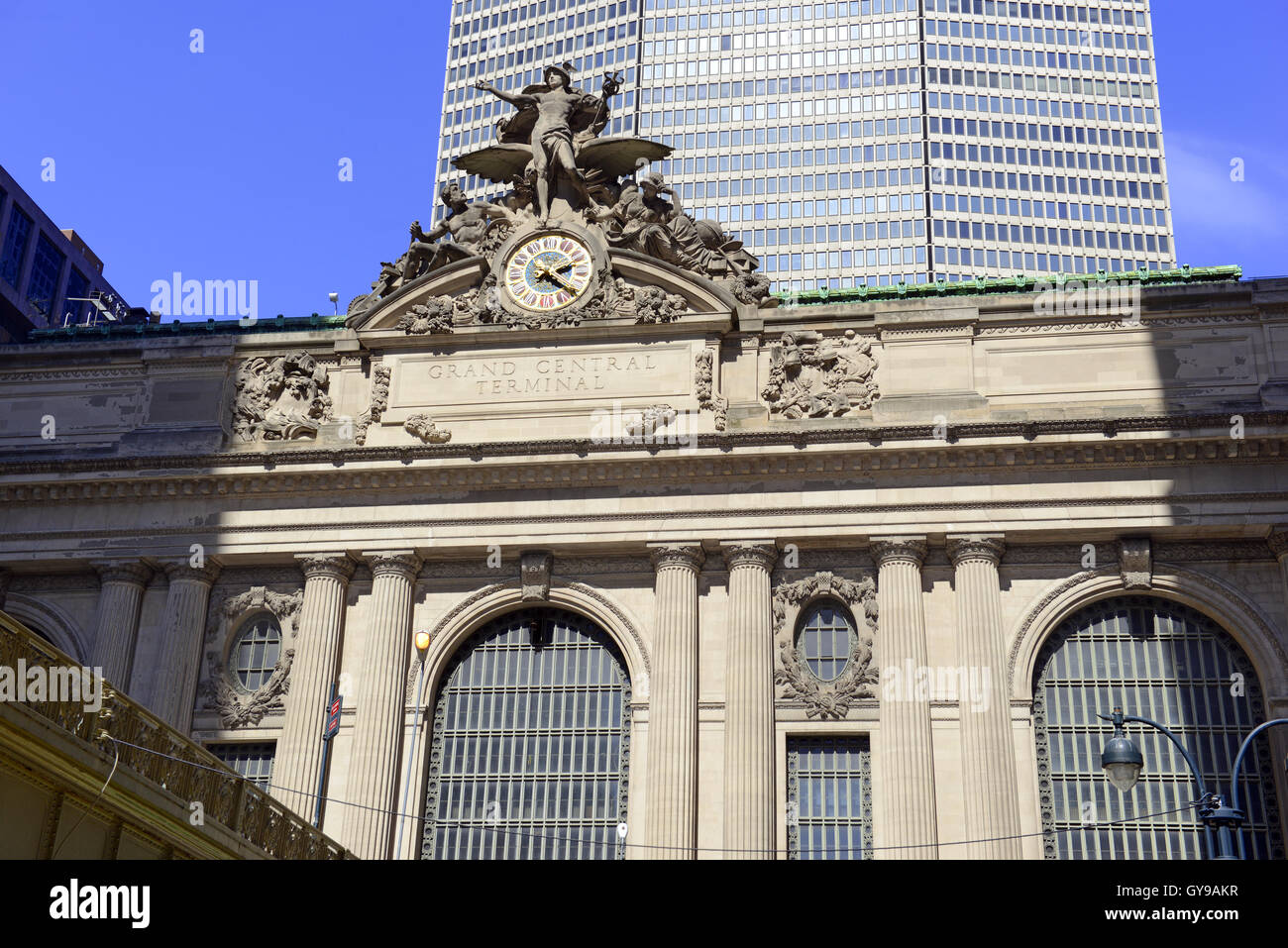 Brass clock grand central hi-res stock photography and images - Alamy