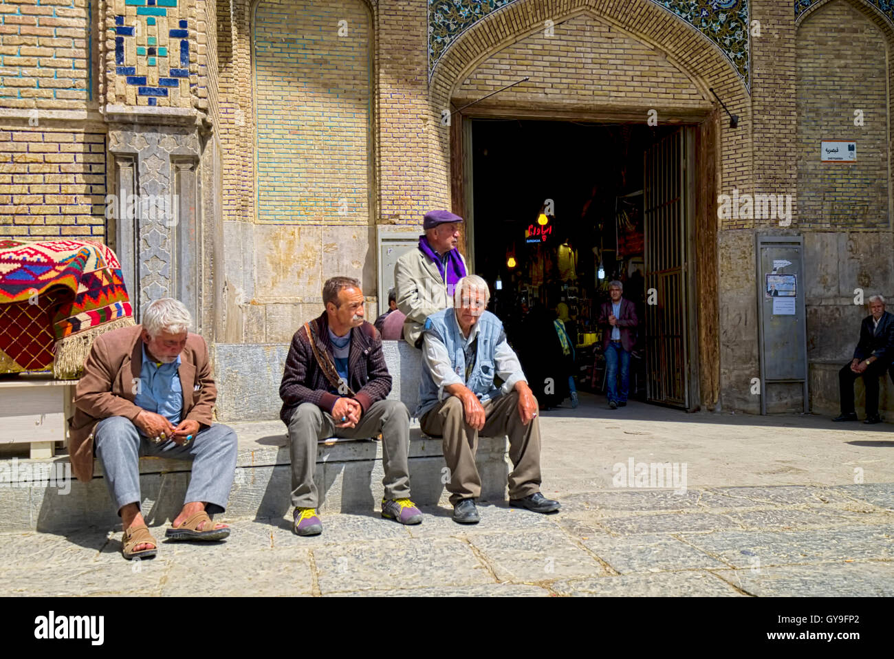 Esfahan people hi-res stock photography and images - Alamy