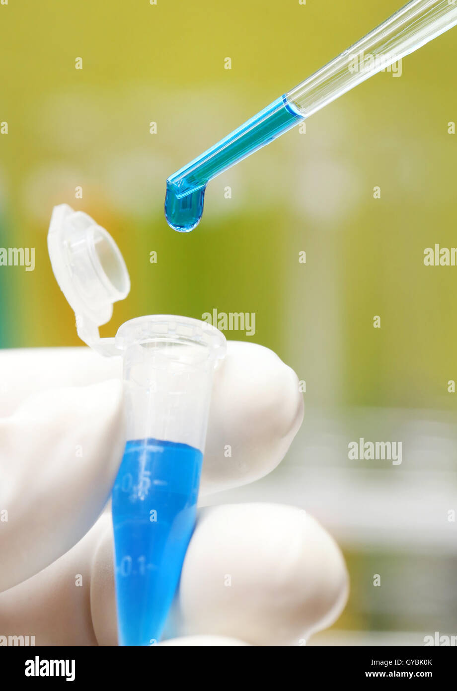 Scientist dropping liquid test hi-res stock photography and images - Alamy