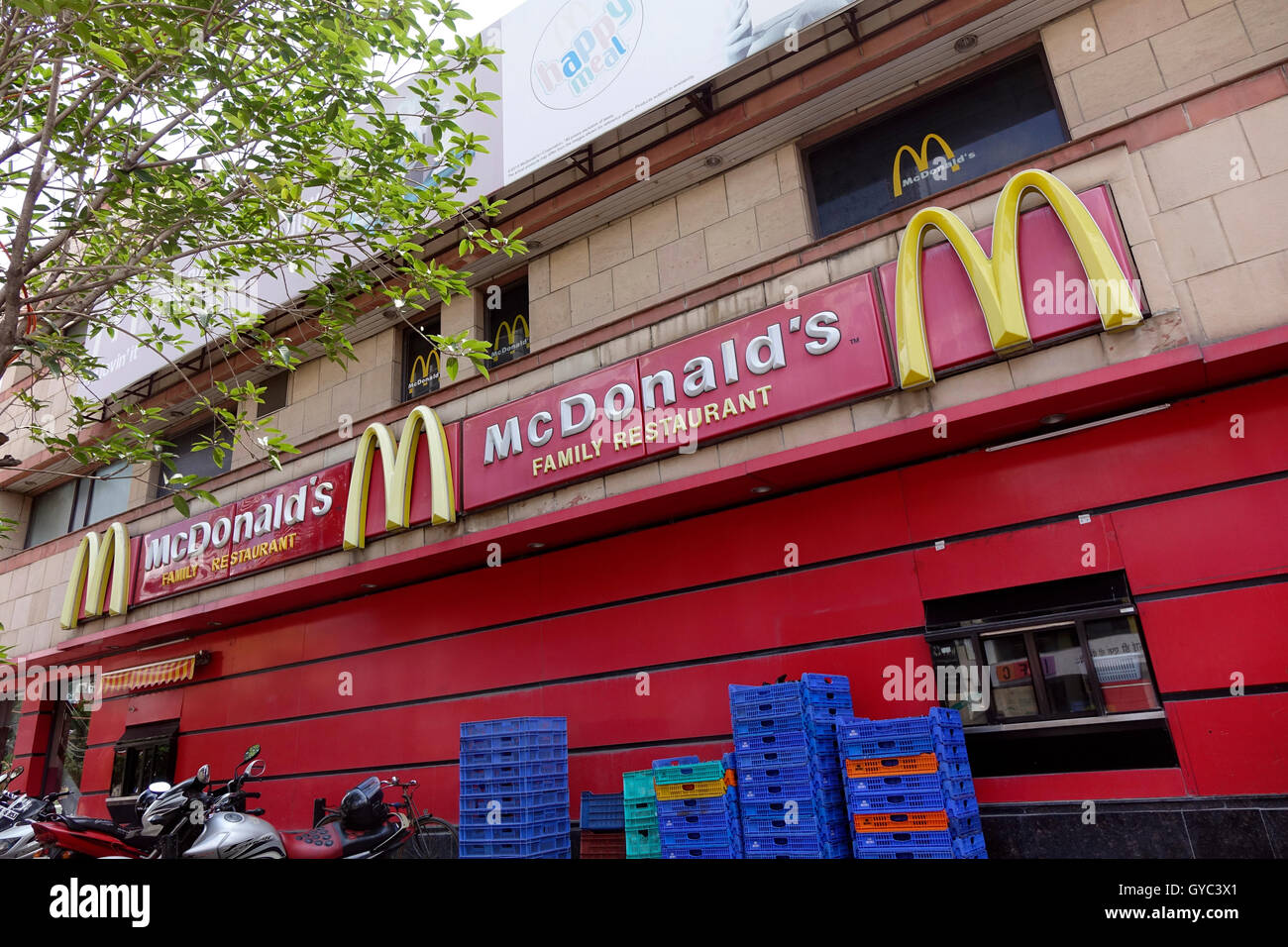 Mcdonalds restaurant india hi-res stock photography and images - Alamy