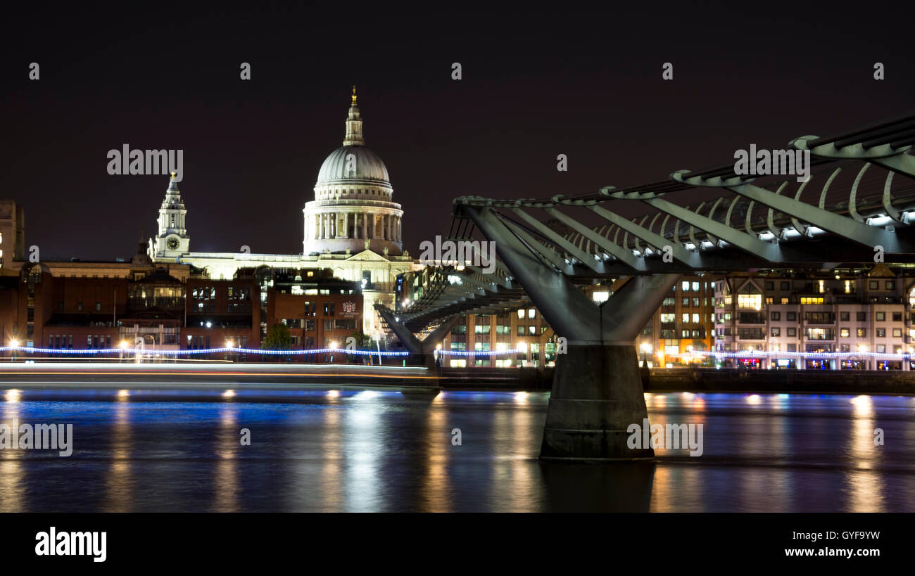 The Millennium Bridge and St Paul's Cathedral Stock Photo - Alamy