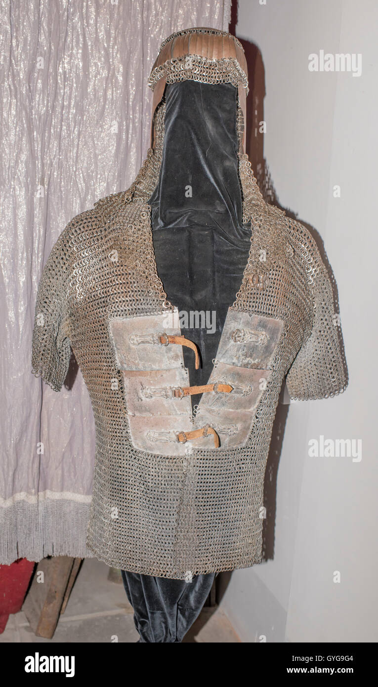 Full suit medieval armour armor hi-res stock photography and images - Alamy