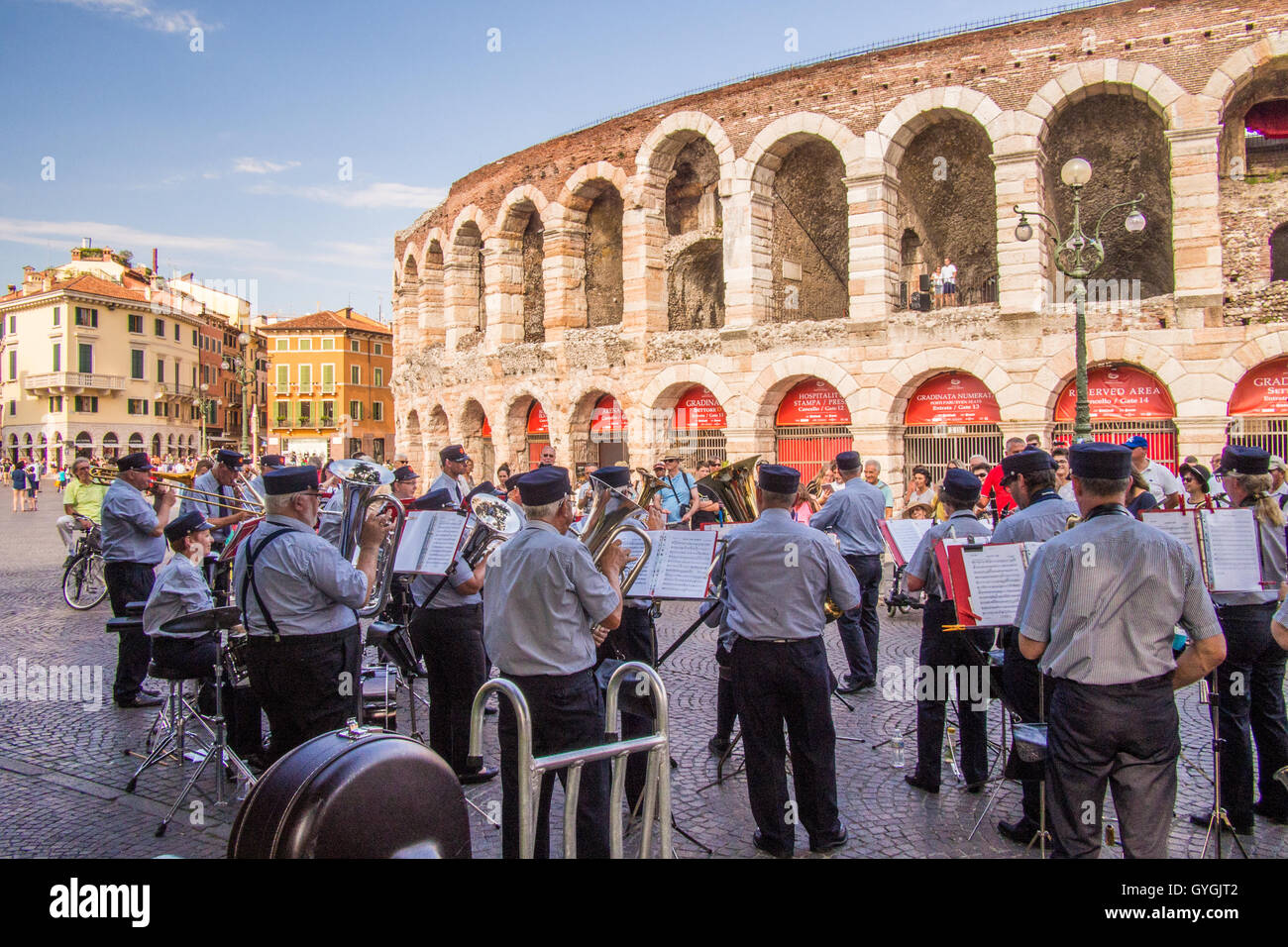 Roman amphitheatre crowd hi-res stock photography and images - Alamy