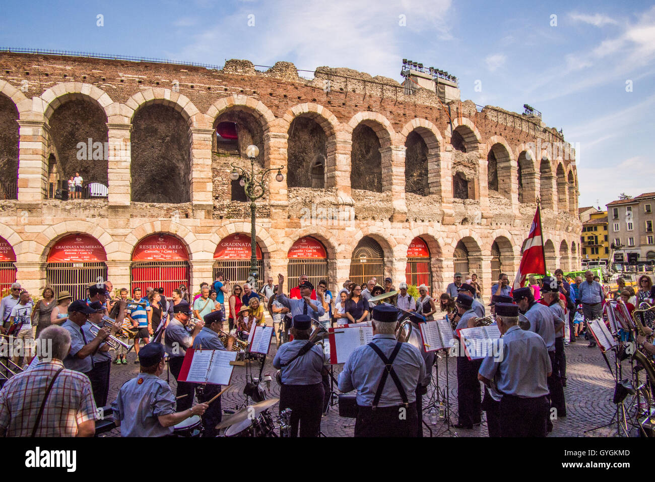 Roman amphitheatre crowd hi-res stock photography and images - Alamy