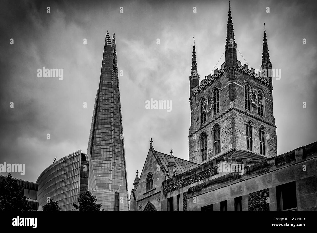 The Shard towering above the London Skyline Stock Photo - Alamy