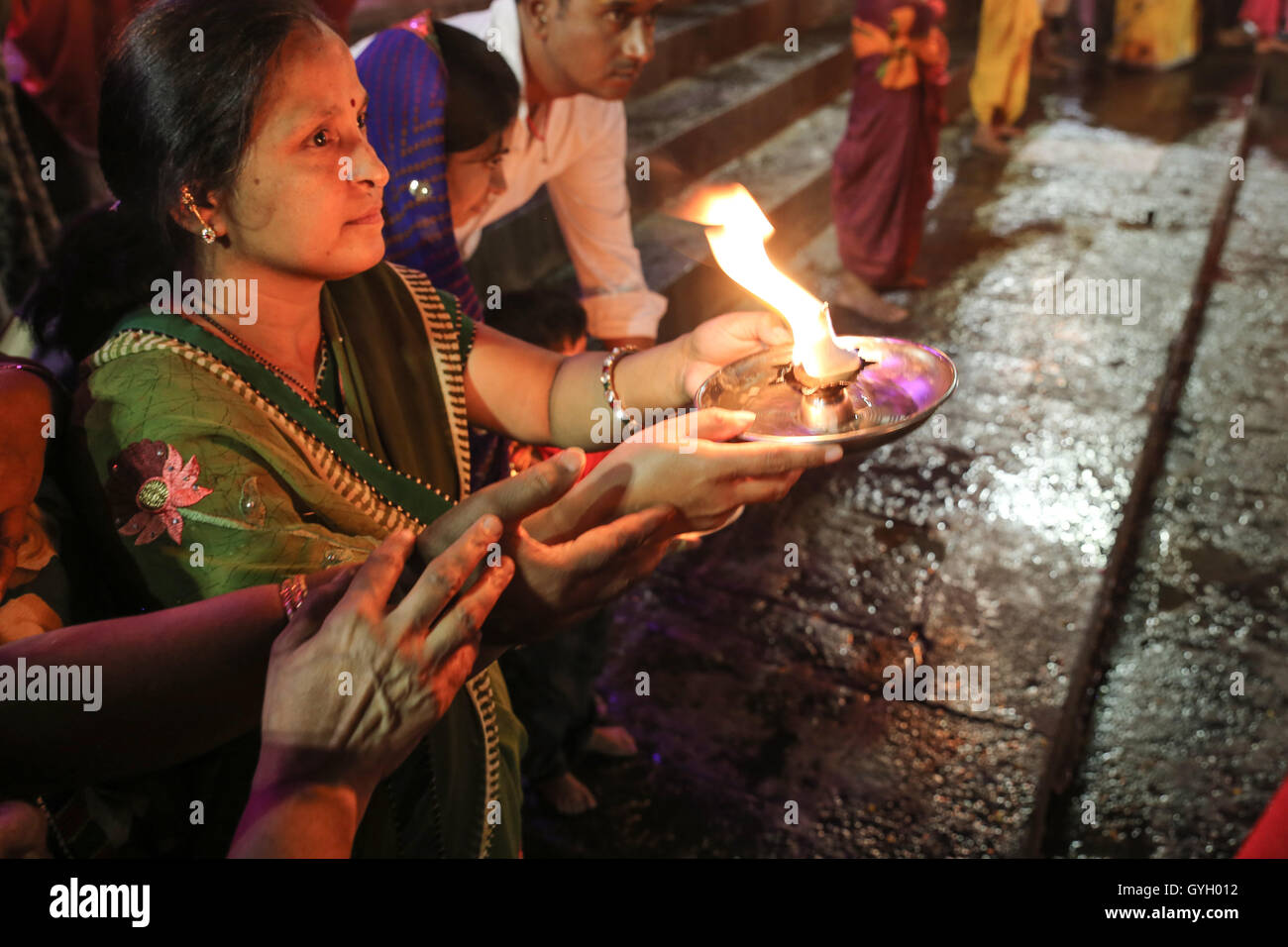 The Pujas (prayers) in India during the Khumb Mela - 27/04/2016 - India ...