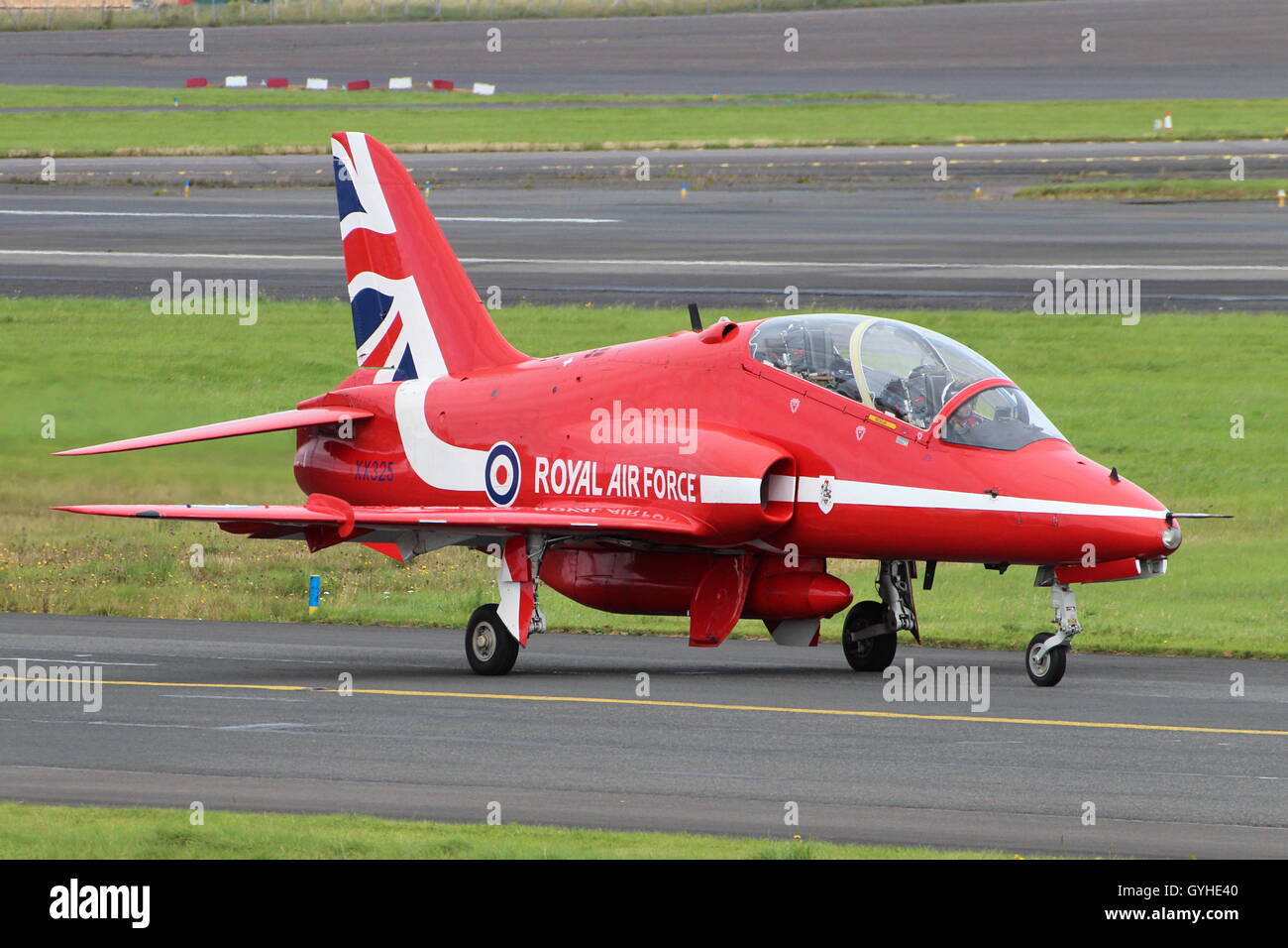 XX325, a BAe Hawk T1 of the Royal Air Force aerobatic team, the Red ...