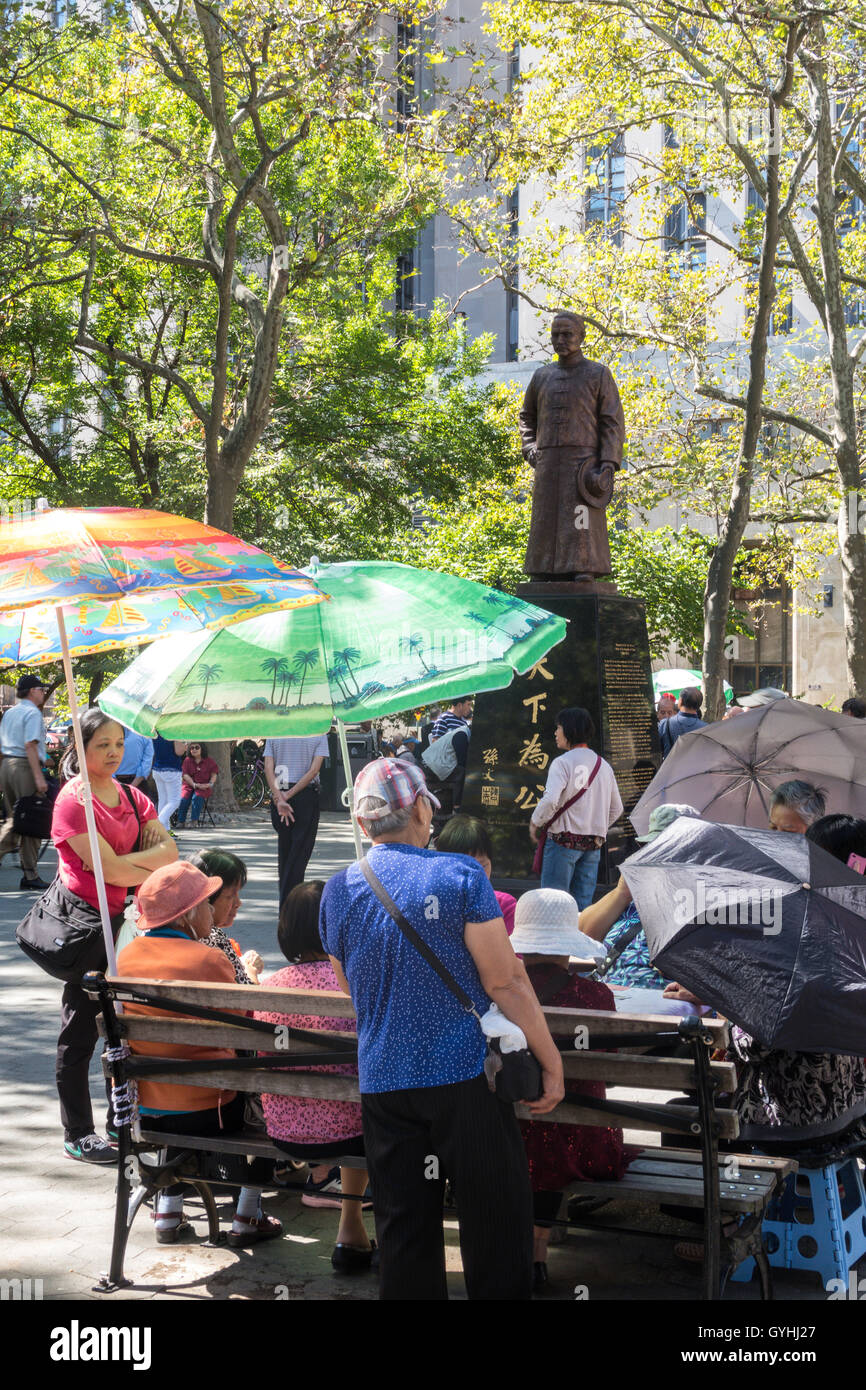 Columbus Park, Chinatown, NYC Stock Photo - Alamy