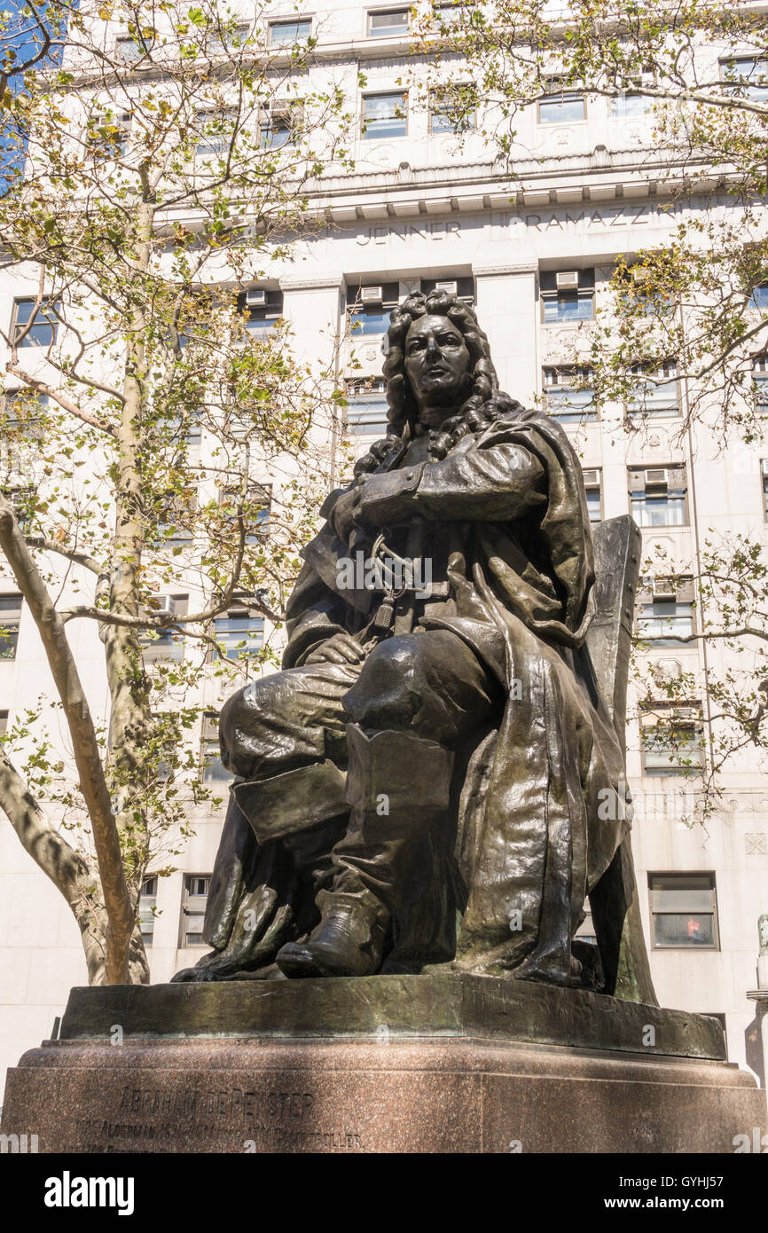 Statue de thomas paine hi-res stock photography and images - Alamy