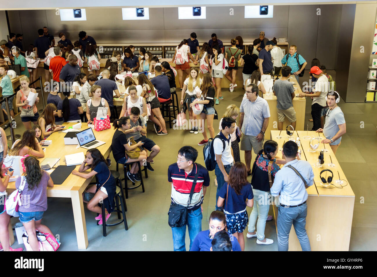 New York City,NY NYC,Manhattan,Midtown,Fifth Avenue,Apple store retail ...