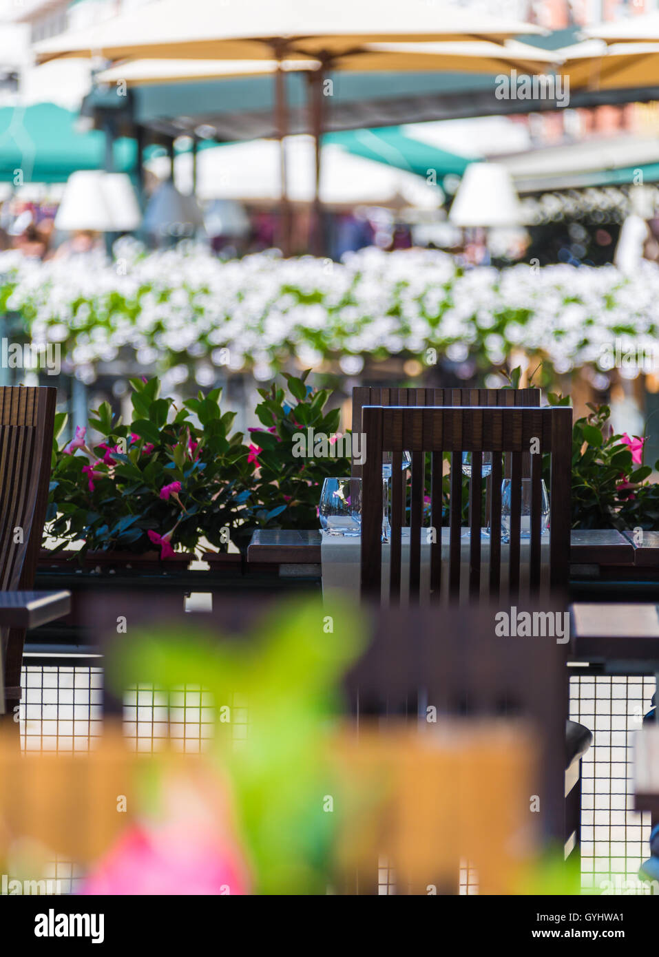 Restaurant set dinner hi-res stock photography and images - Alamy