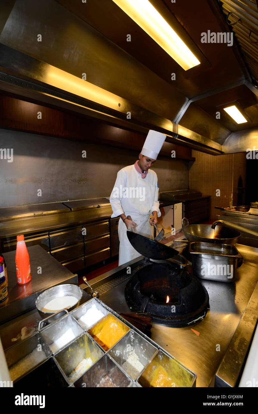 5 star hotel kitchen High Resolution Stock Photography and Images - Alamy