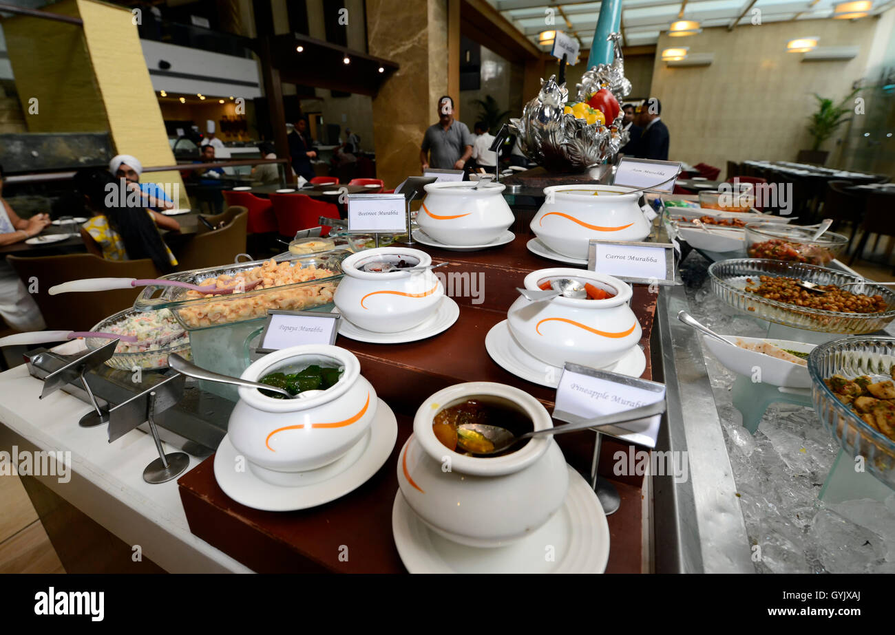 5 star hotel kitchen hi-res stock photography and images - Alamy