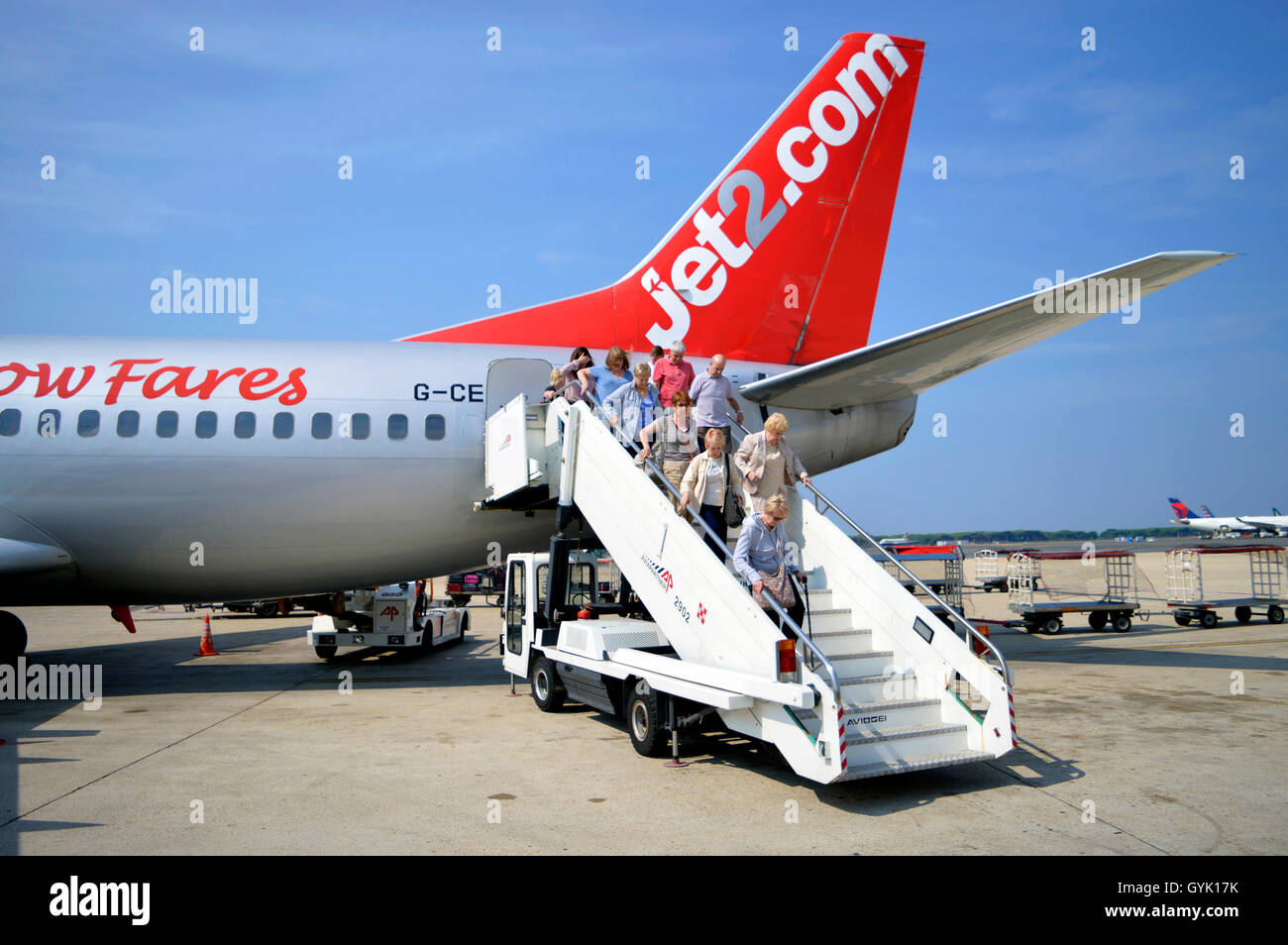 Disembarking aircraft hi-res stock photography and images - Alamy