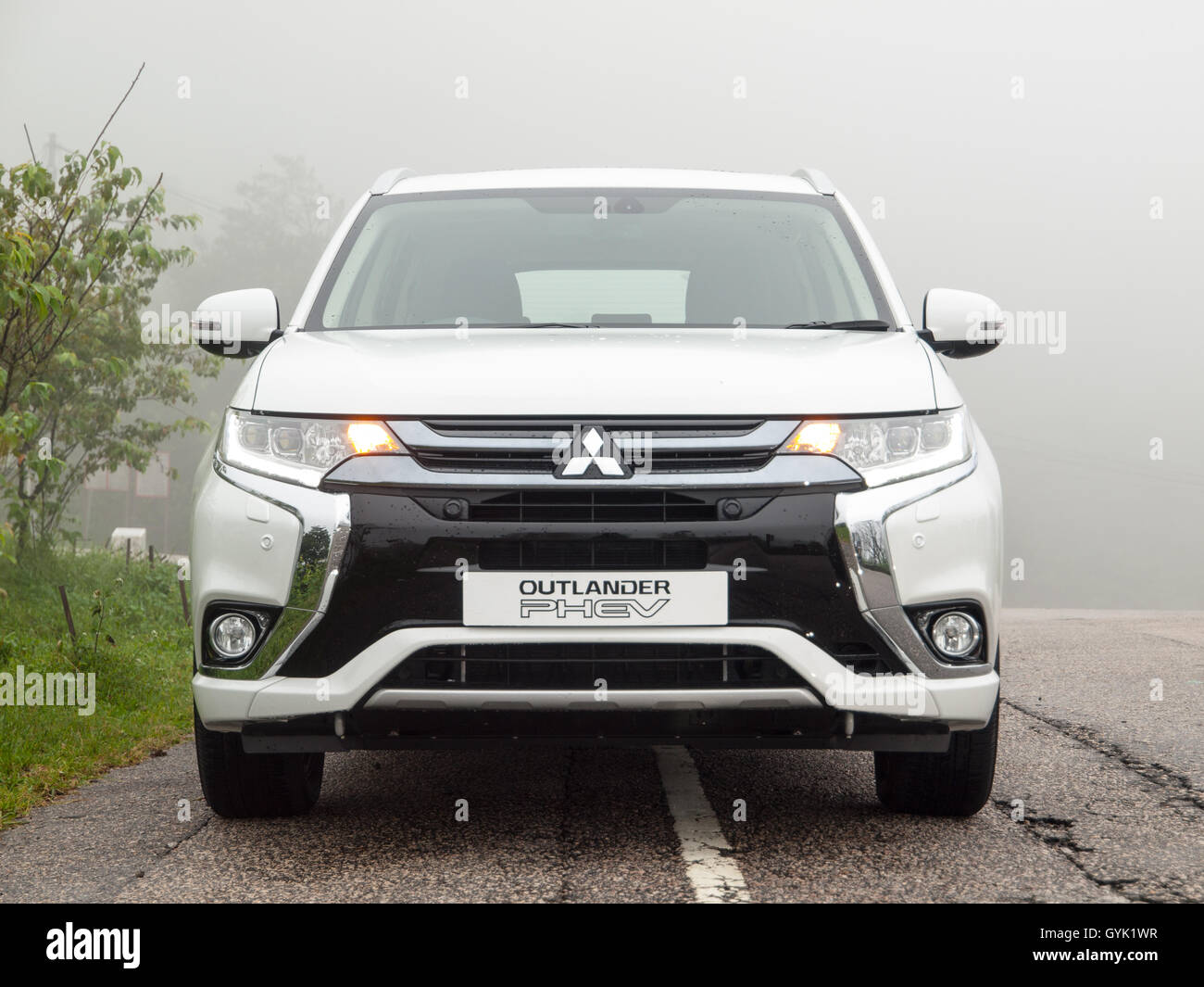 Mitsubishi outlander phev hi-res stock photography and images - Alamy