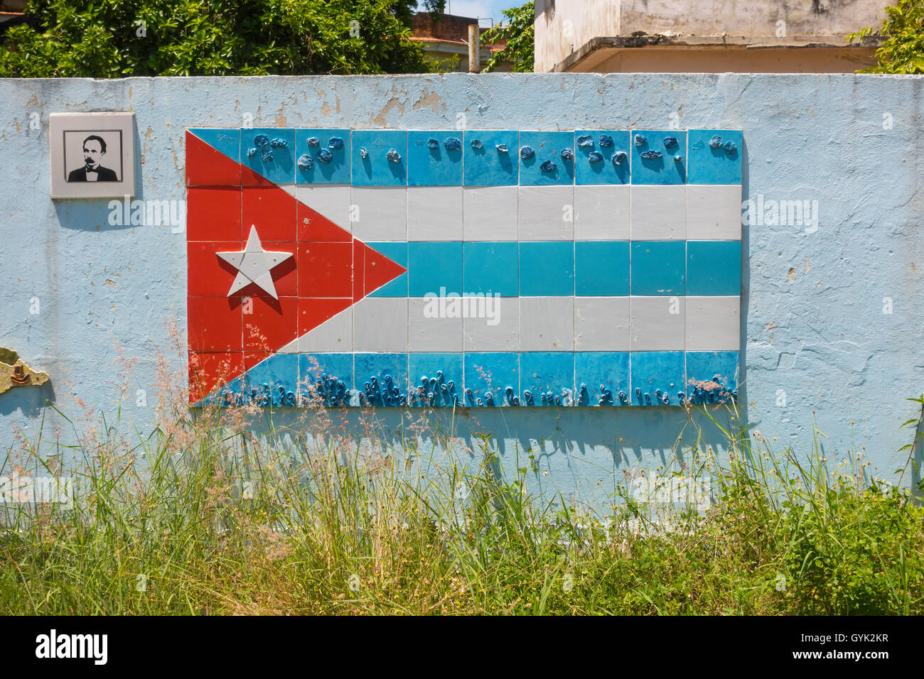 Cuban wall tiles hi-res stock photography and images - Alamy