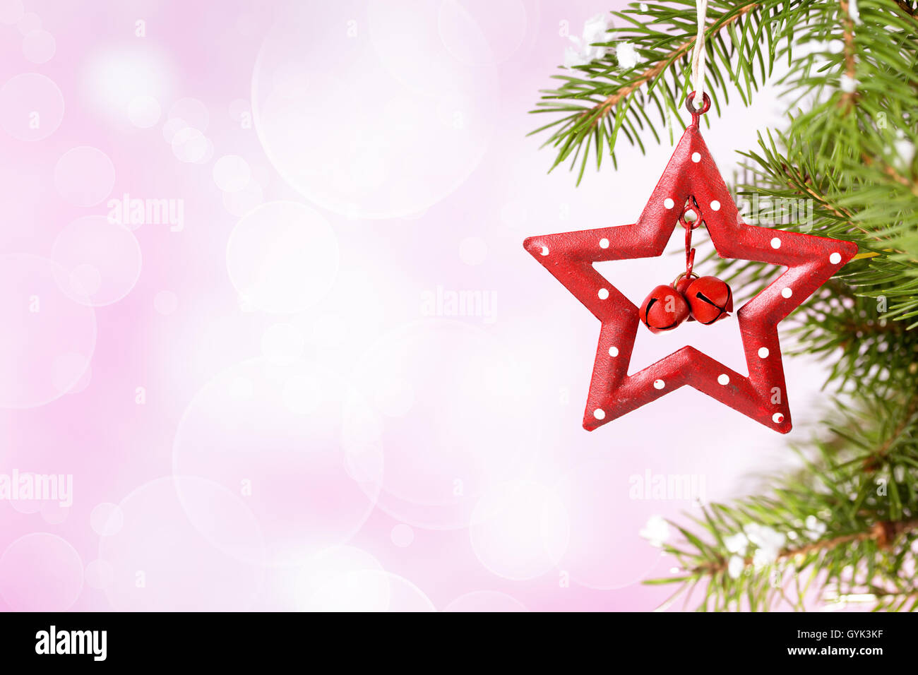 Vintage red star on light pink background Stock Photo - Alamy