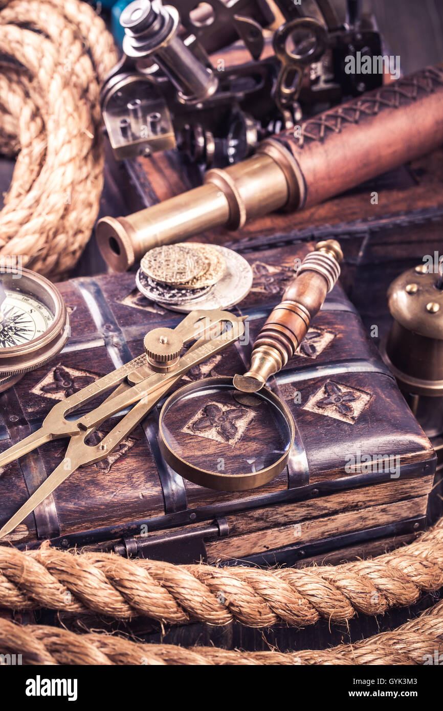 Nautical instruments hi-res stock photography and images - Alamy