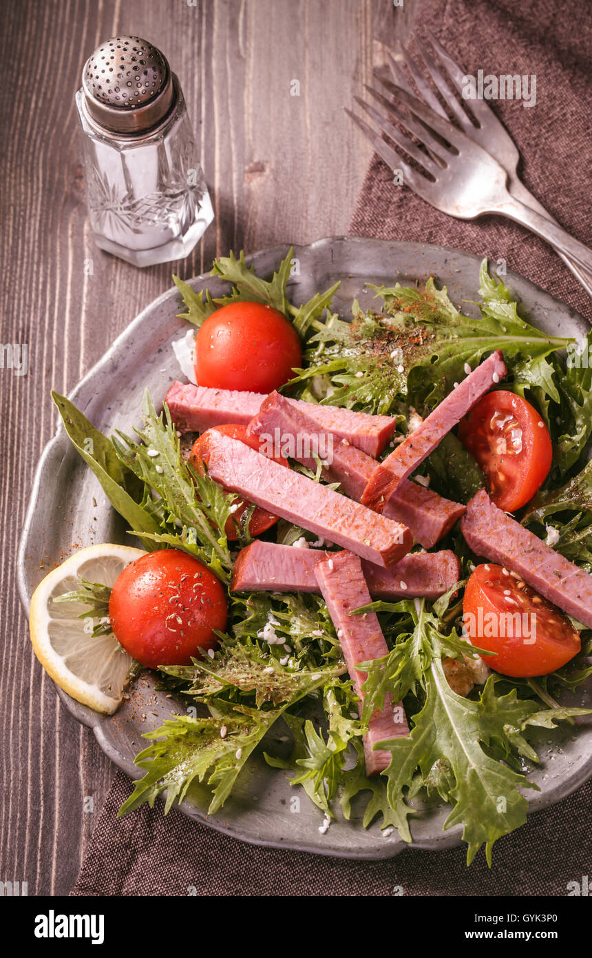 Rocket salad with beef Stock Photo - Alamy