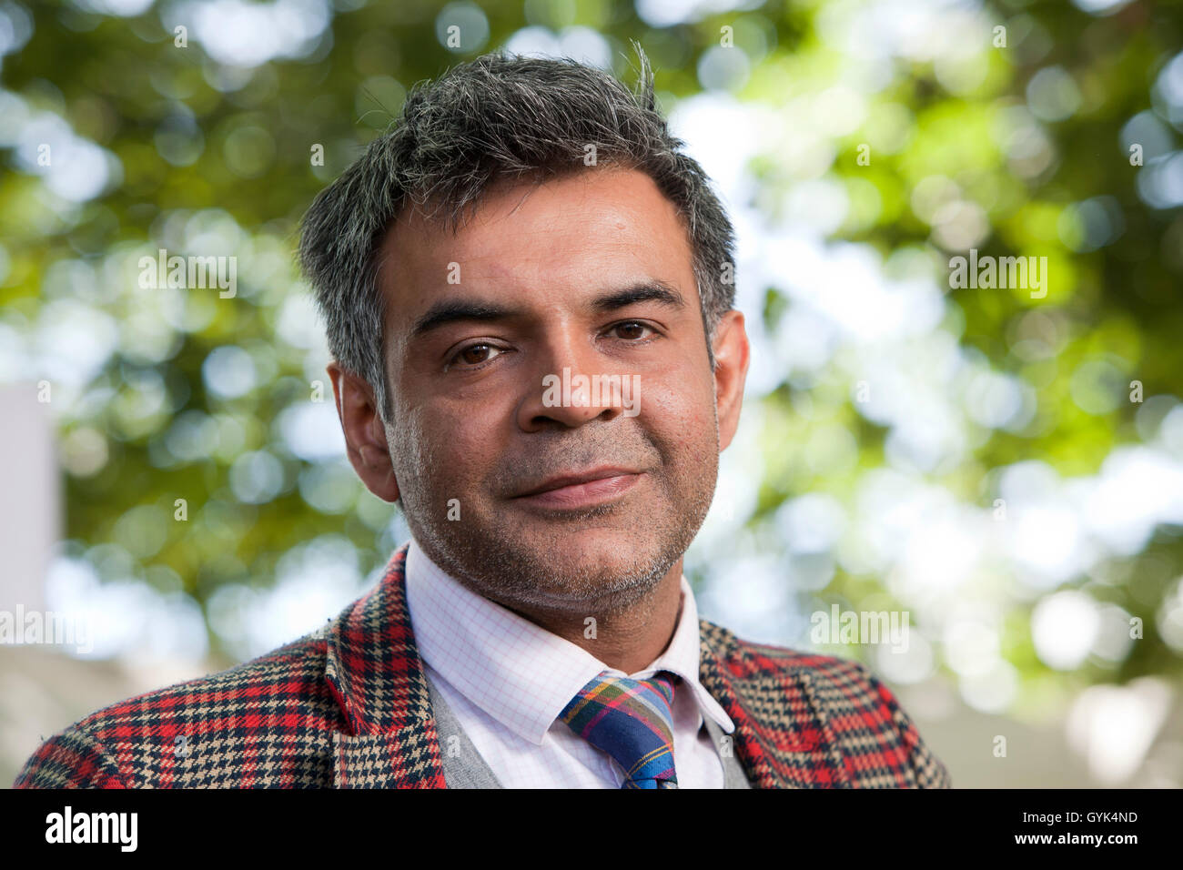British pakistani hi-res stock photography and images - Alamy