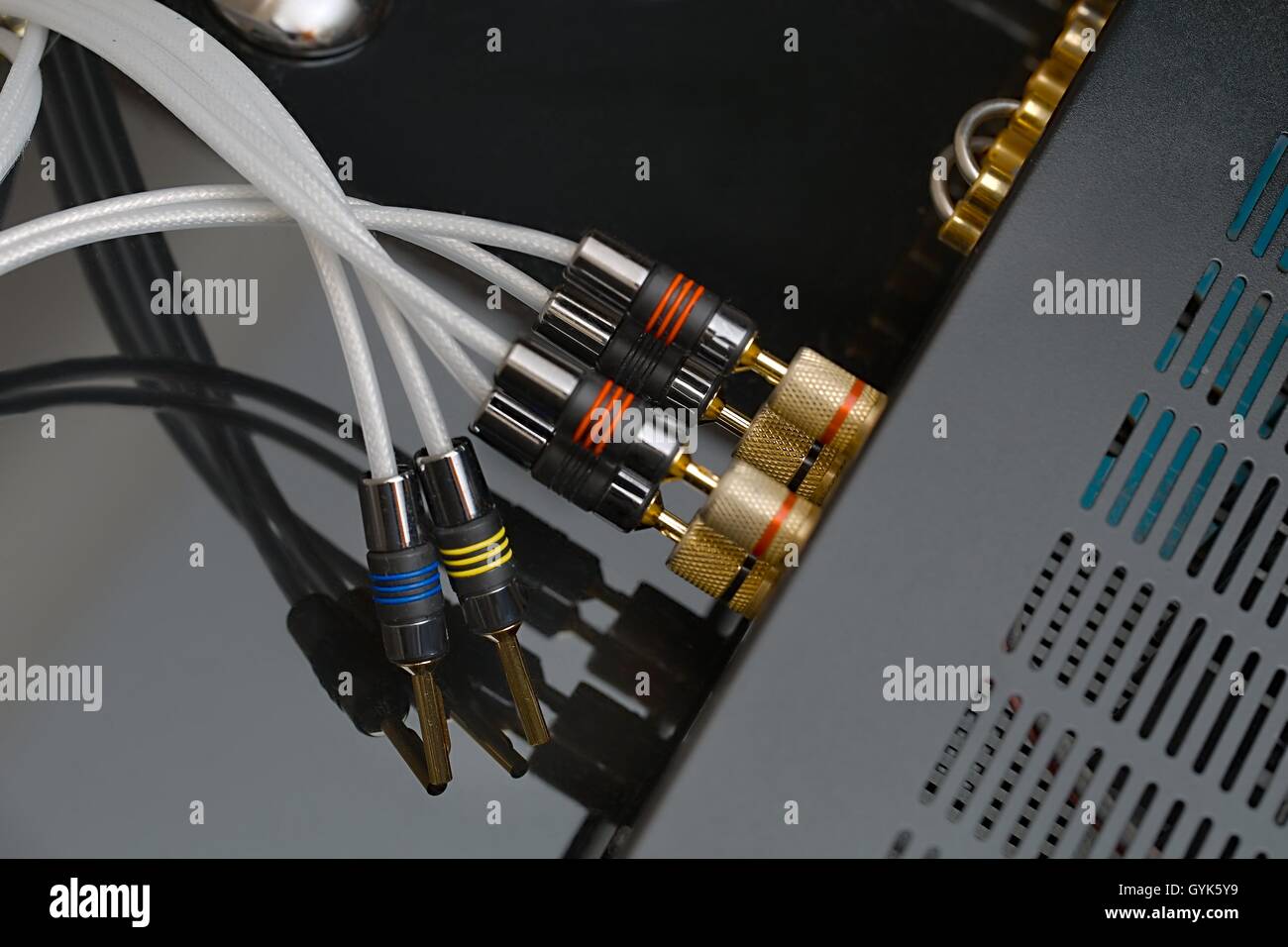 Shelf amplifier hi-res stock photography and images - Alamy