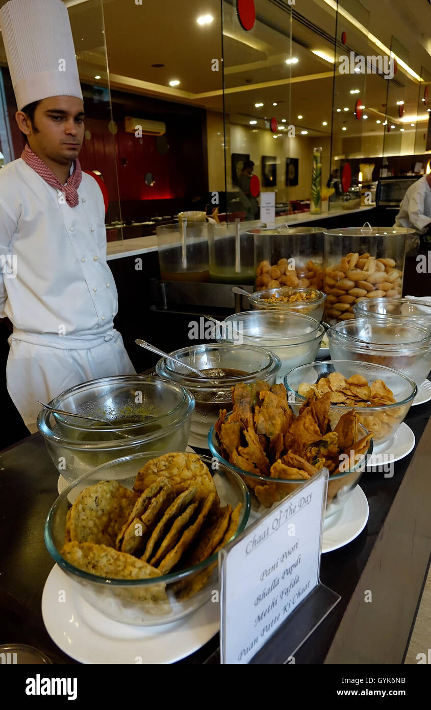 5 star hotel kitchen hi-res stock photography and images - Alamy