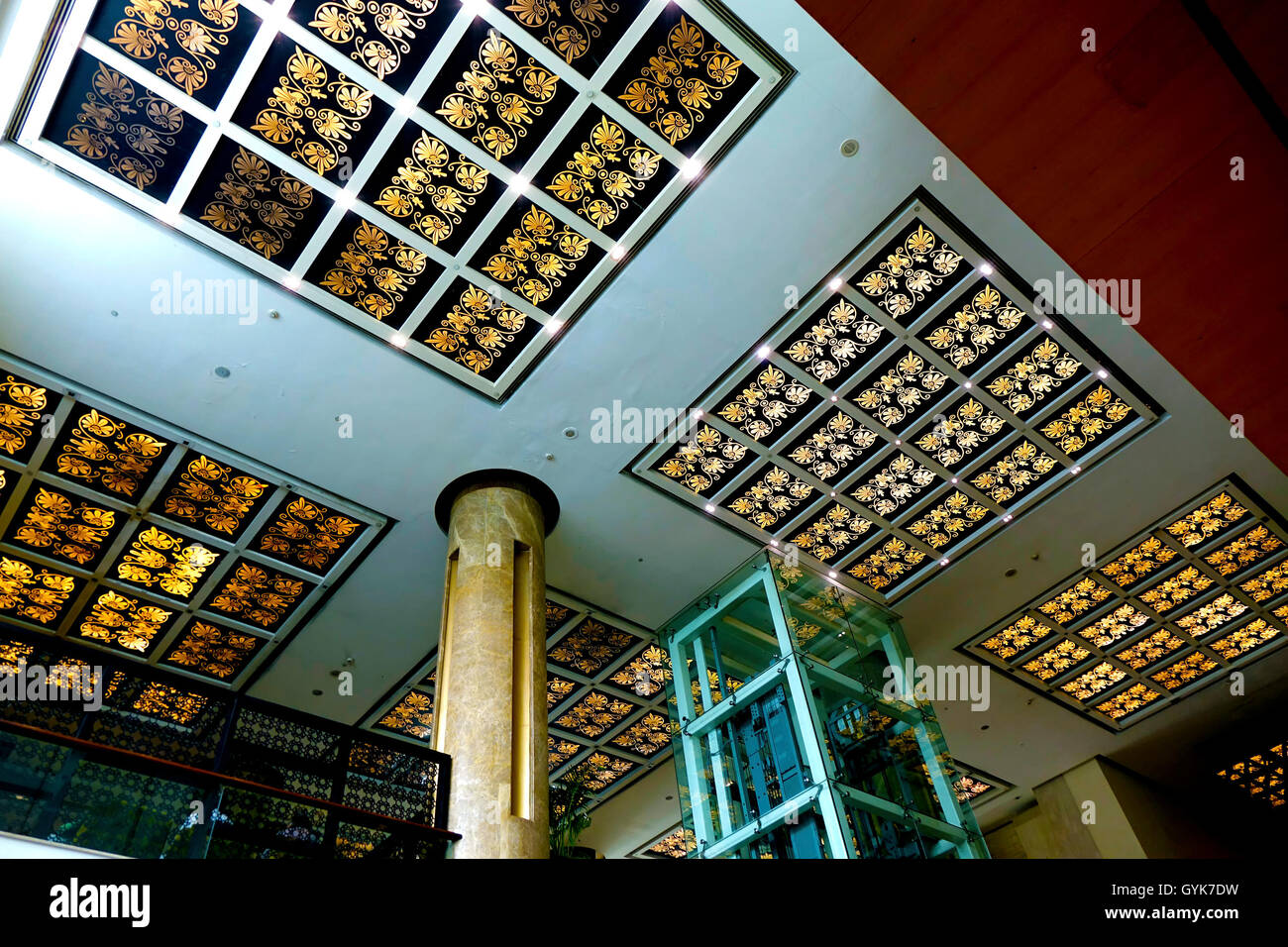 India interior design hotel hi-res stock photography and images - Alamy