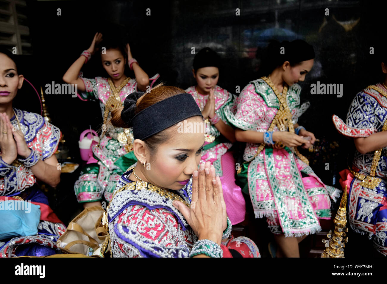 Theravada school hi-res stock photography and images - Alamy