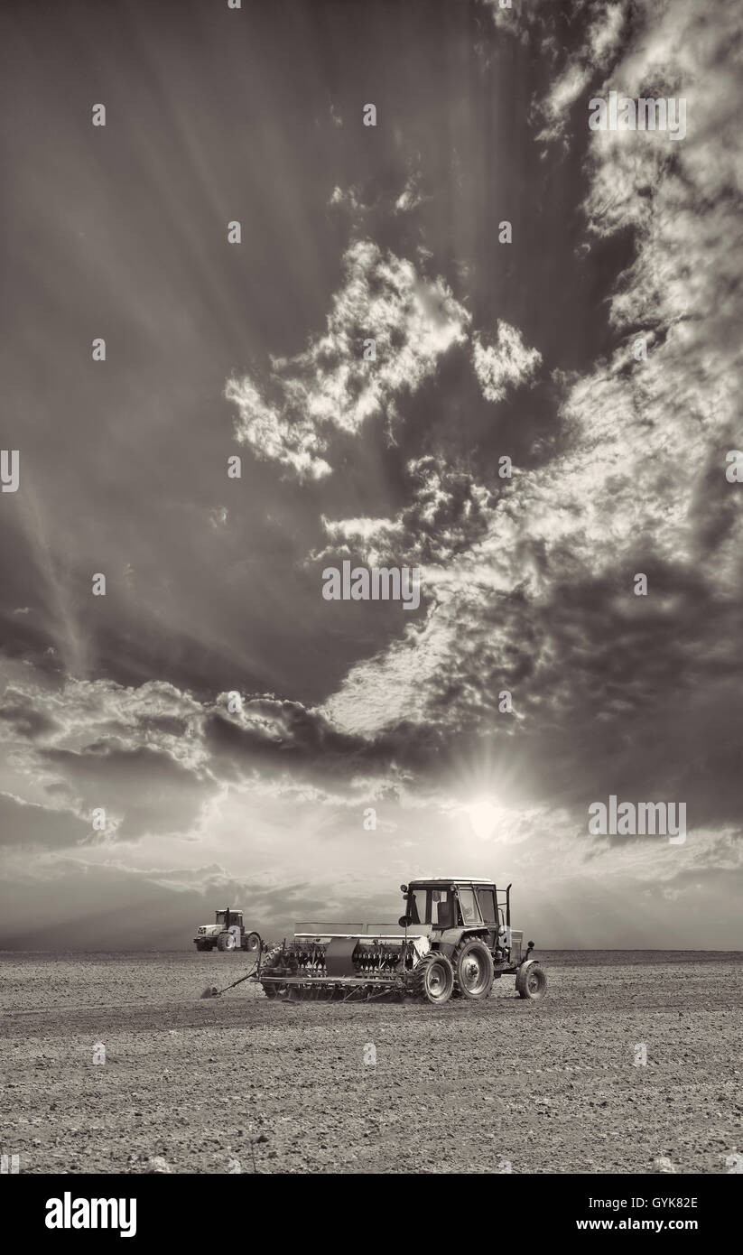 Tractors black and white image hi-res stock photography and images - Alamy