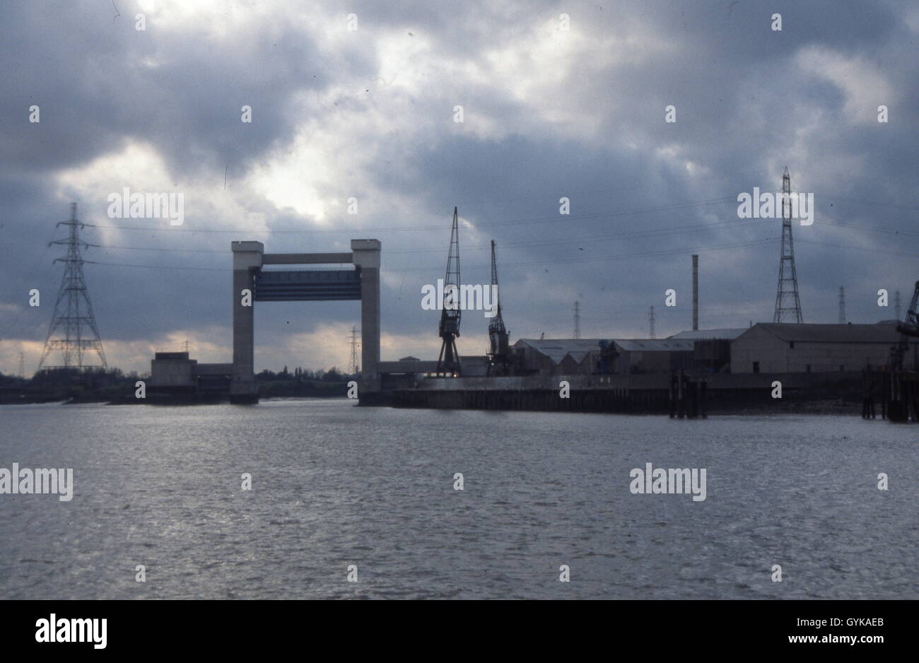 Thames docks historical hi-res stock photography and images - Alamy