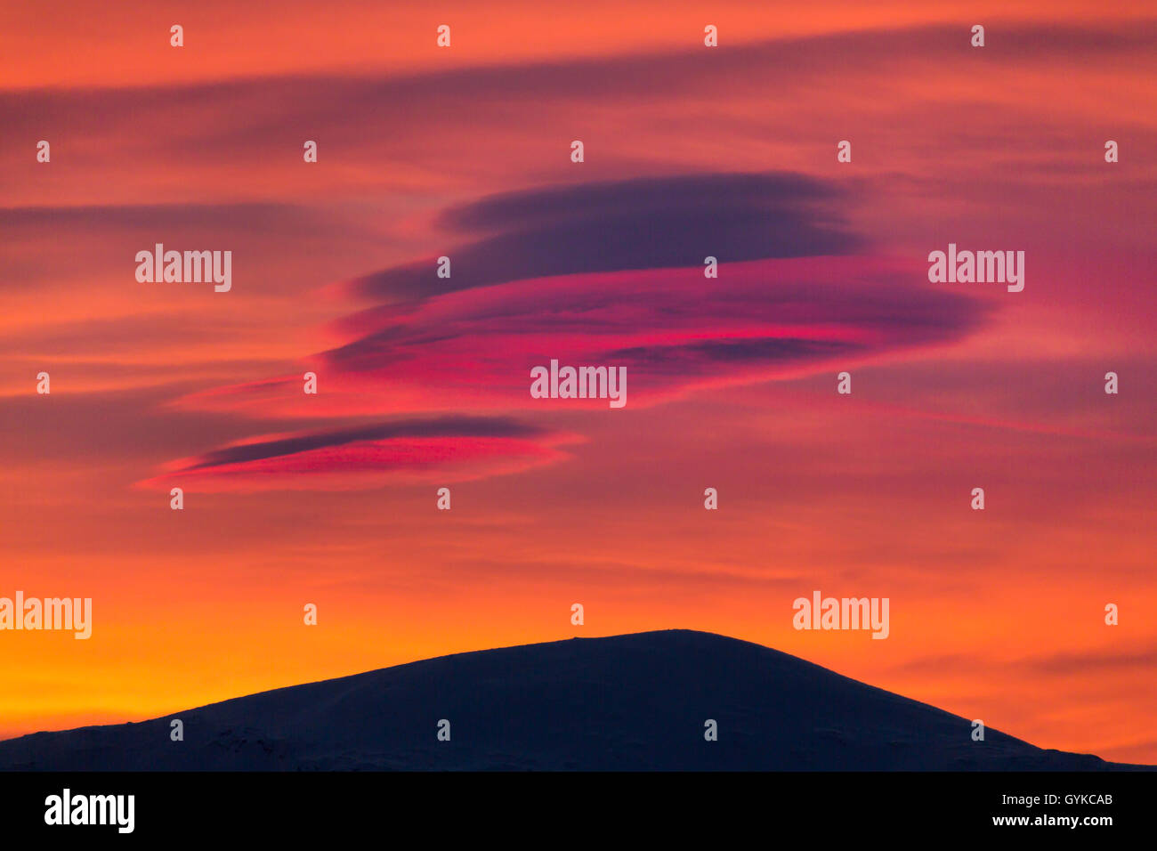 Lenticularis hi-res stock photography and images - Alamy