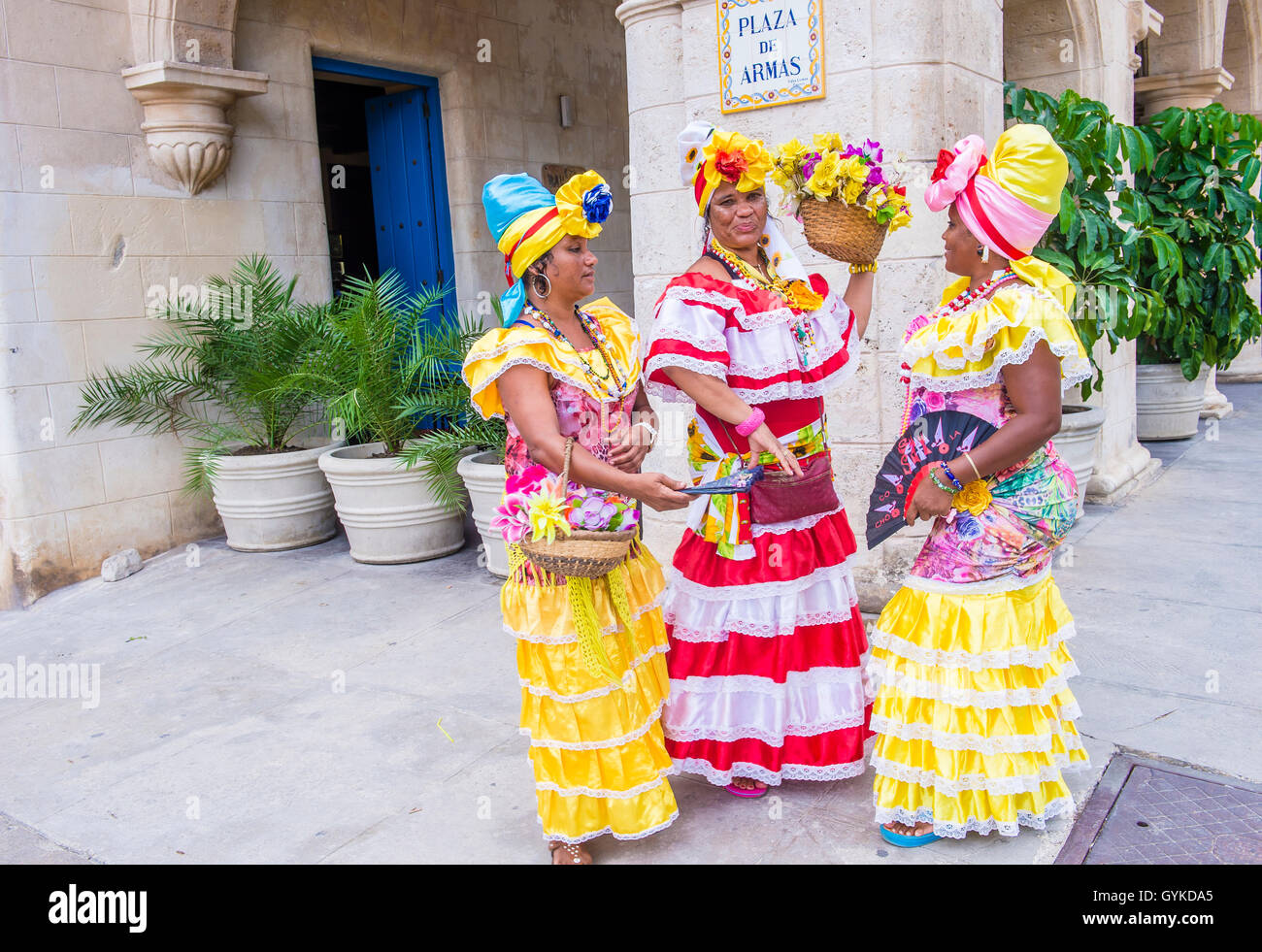 Portrait of cuban women hi-res stock photography and images - Alamy
