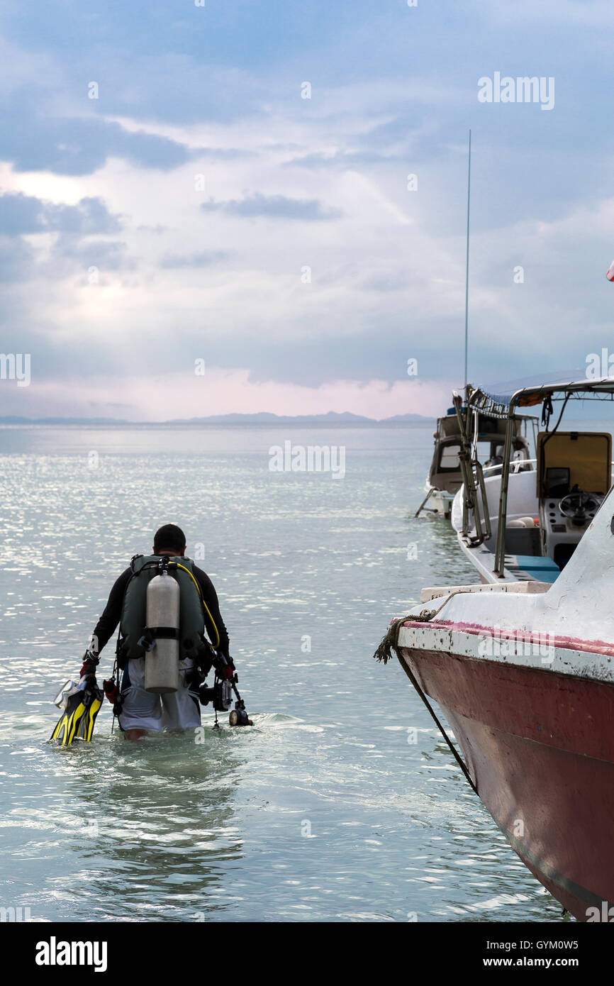 Dive tank hi-res stock photography and images - Alamy
