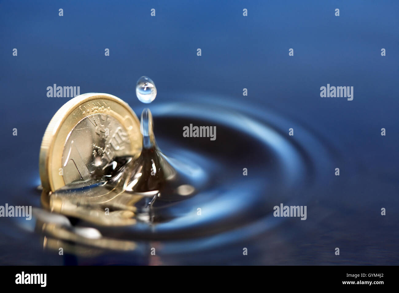 Coin sink hi-res stock photography and images - Alamy