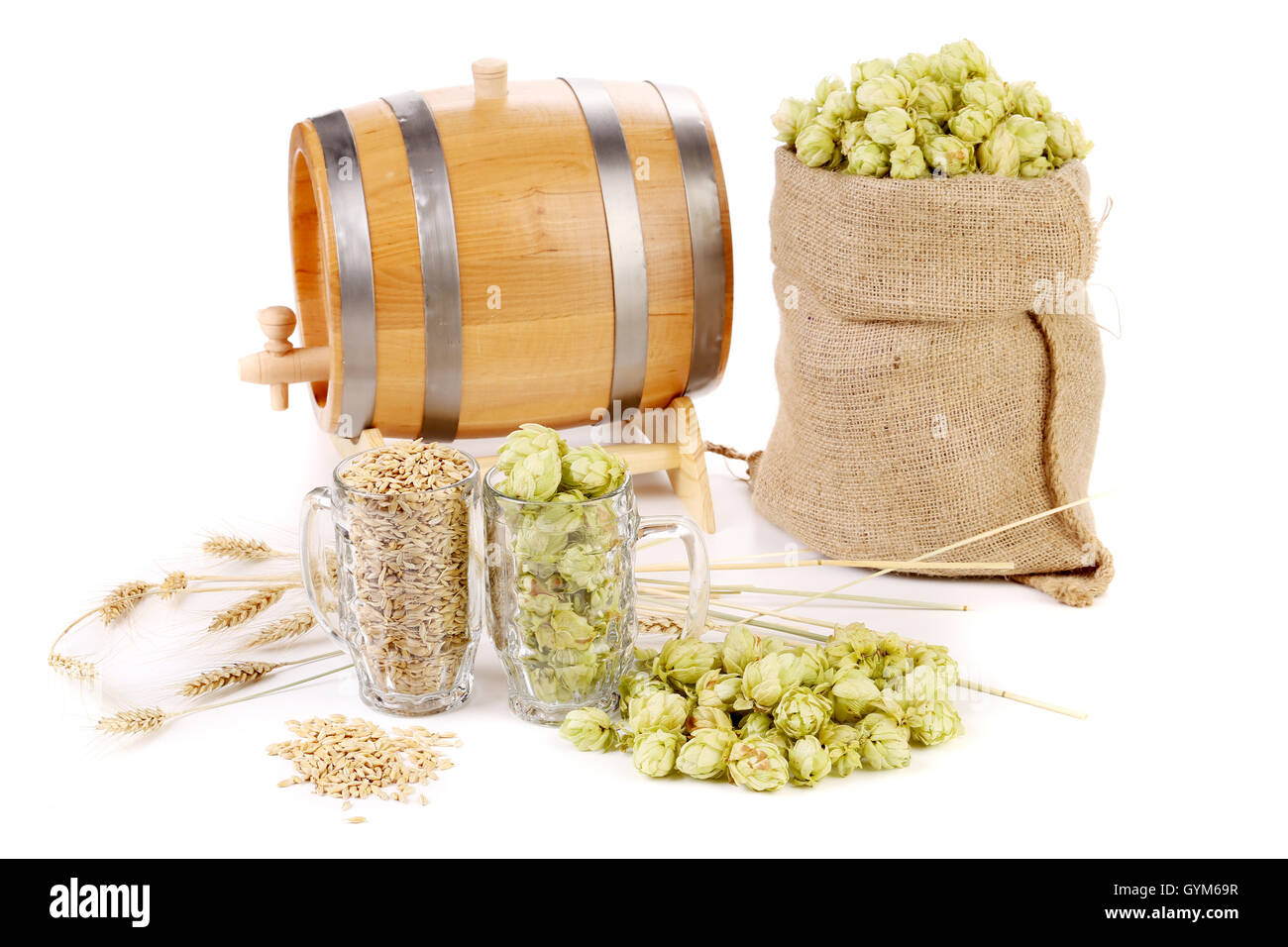 Composition of hop and barley Stock Photo - Alamy