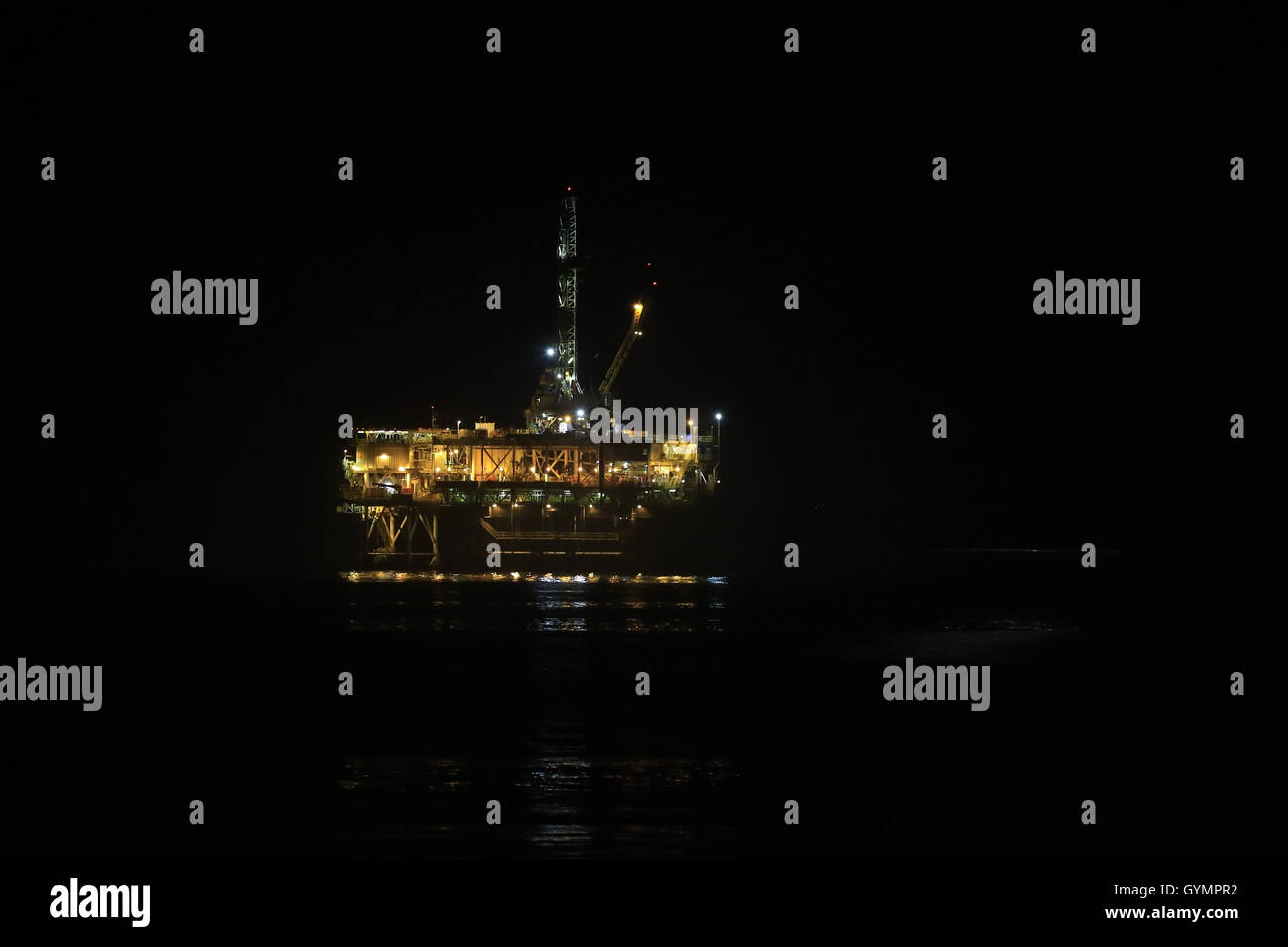 Oil Rig Platform at night off California coast Stock Photo - Alamy