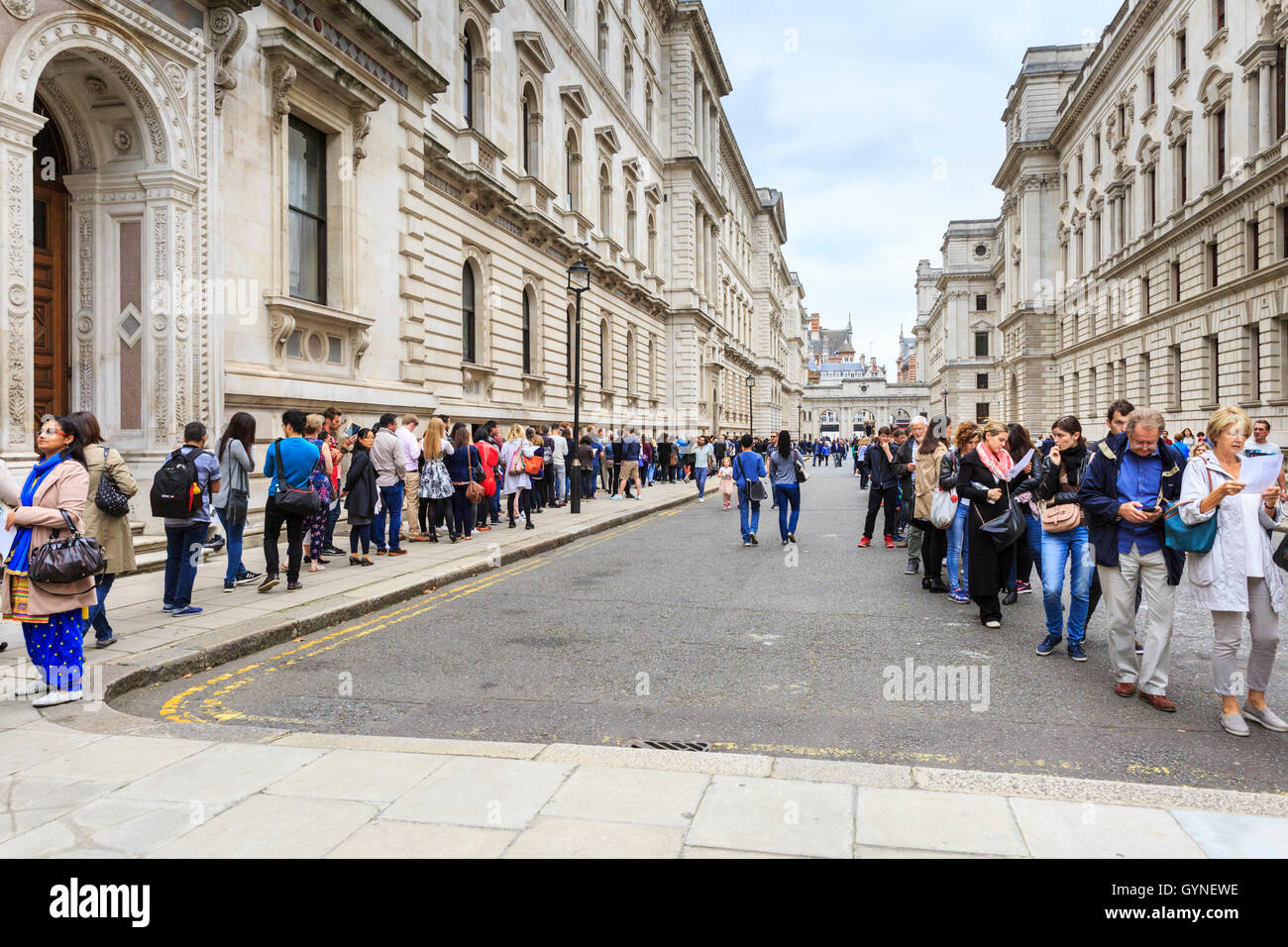 London, UK, 18th September 2016. People waiting patiently in queues of ...