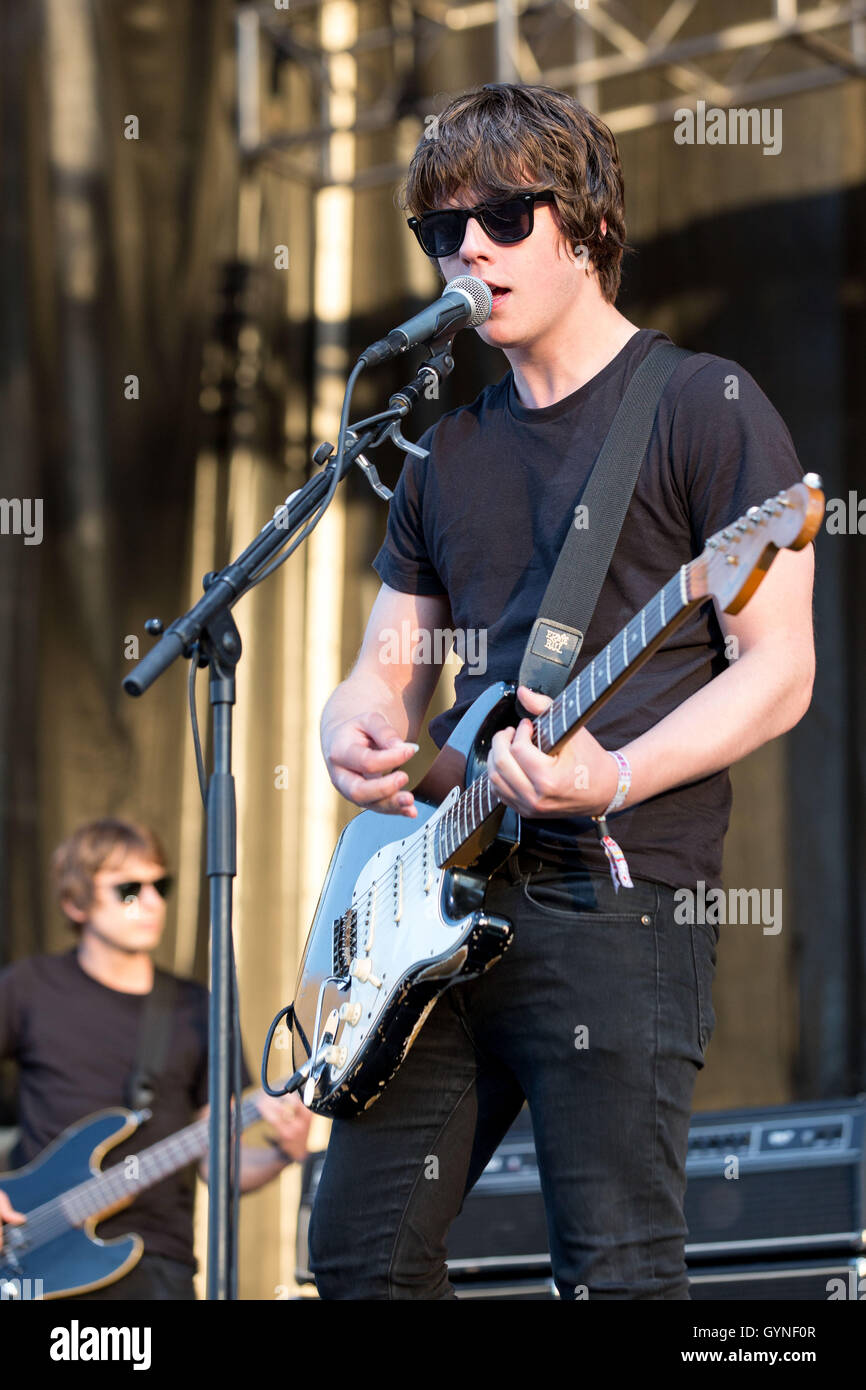 Chicago, Illinois, USA. 18th Sep, 2016. Musician JAKE BUGG performs ...