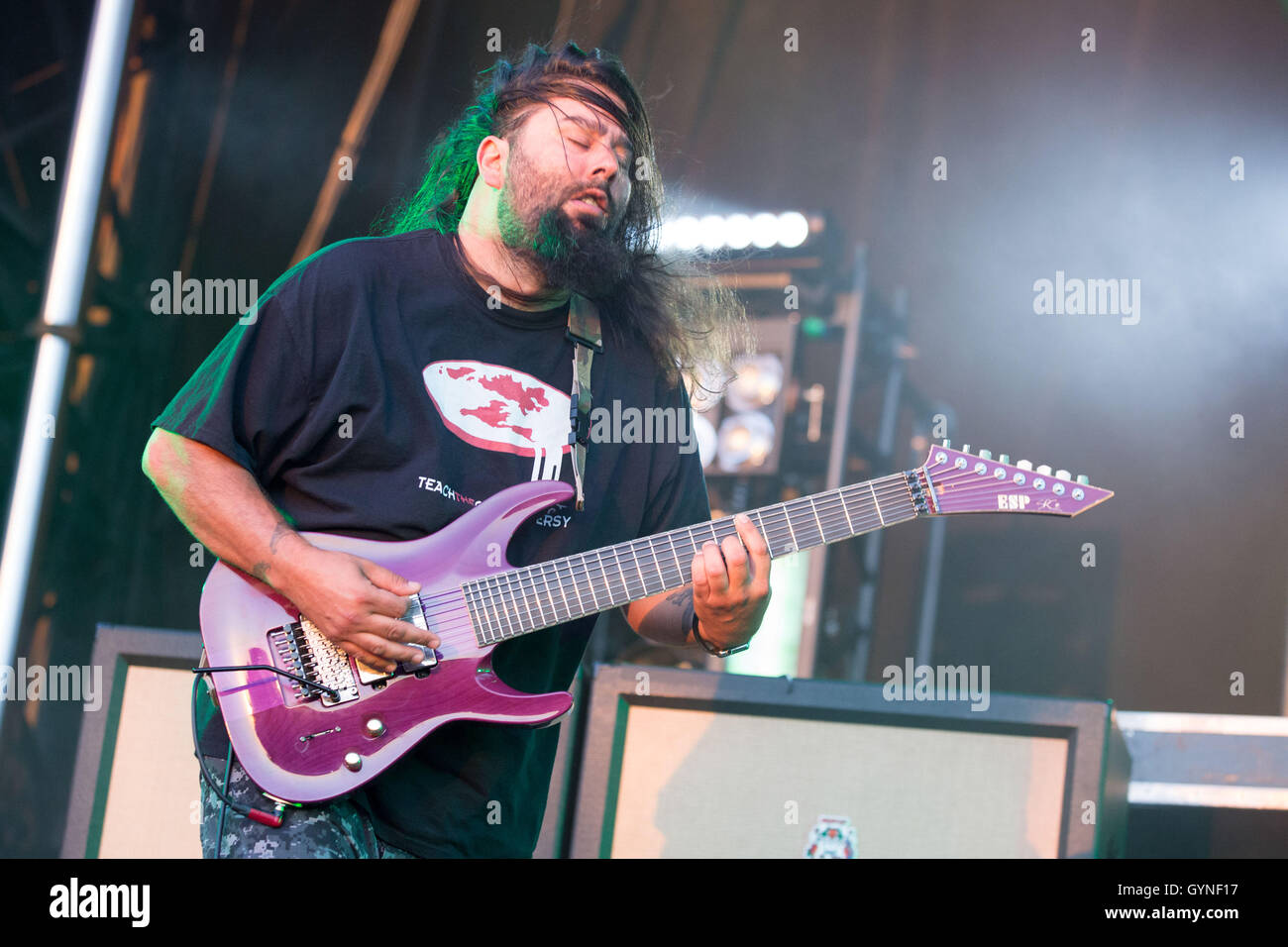 Chicago, Illinois, USA. 18th Sep, 2016. STEPHEN CARPENTER of Deftones ...